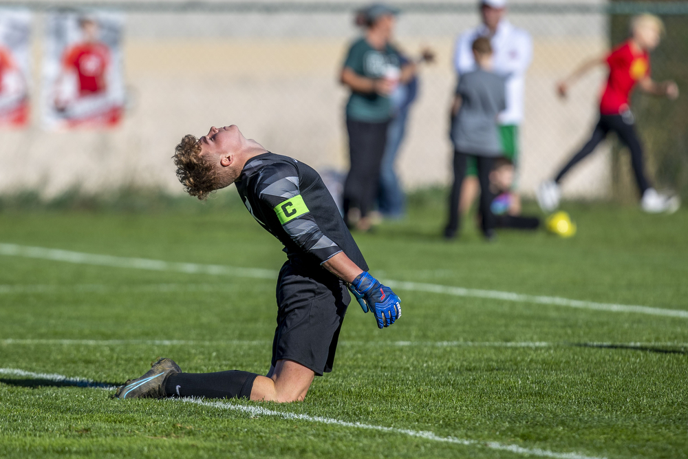 Central Dauphin shuts out Red Land 5-0 in boys soccer - pennlive.com