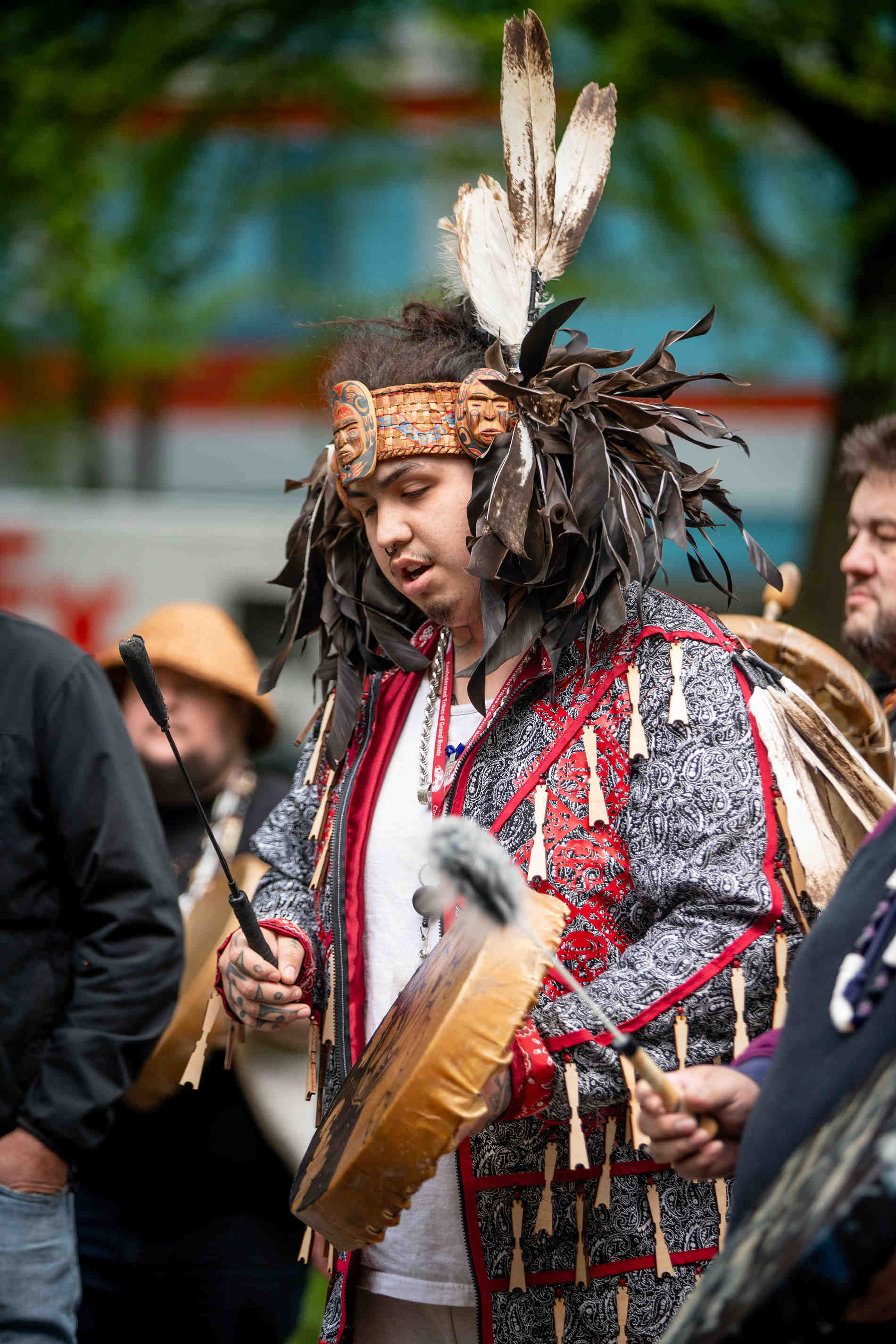 Grand Ronde tribe rallies in Portland over land dispute at Willamette ...