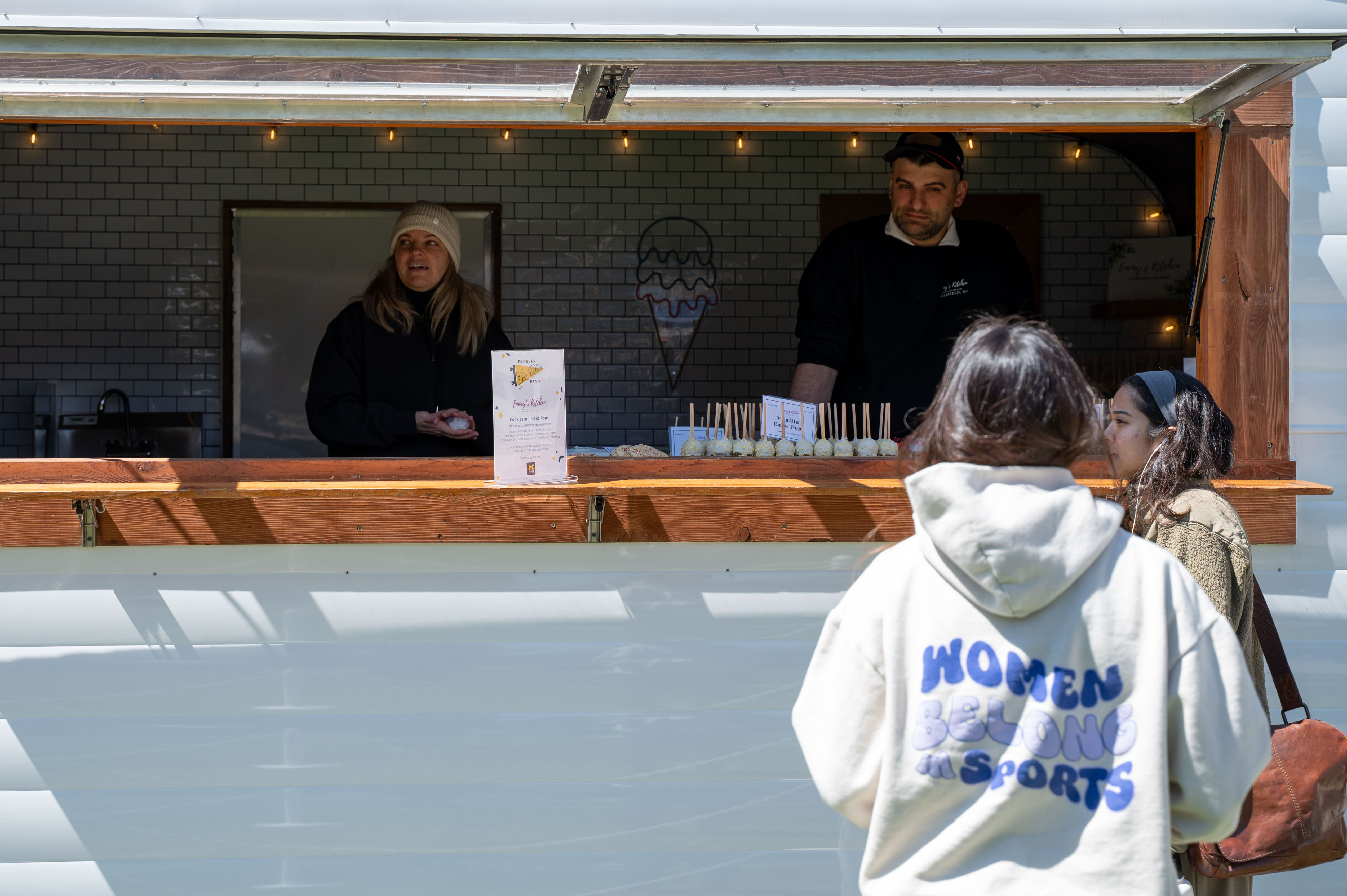 Hundreds of Michigan students enjoy the 2025 Forever Go Blue Bash ...