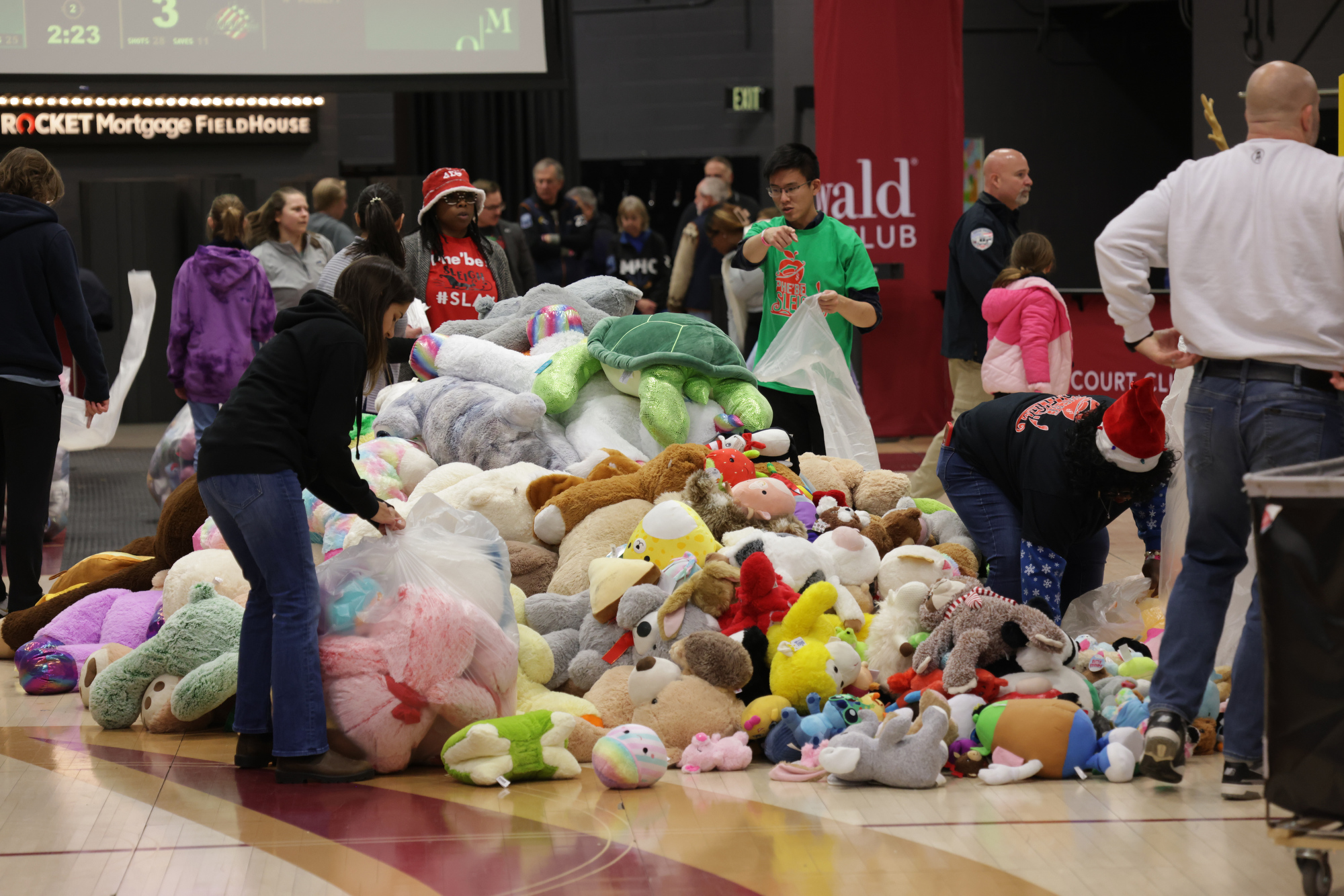 Teddy Bear Toss at Cleveland Monsters game - cleveland.com