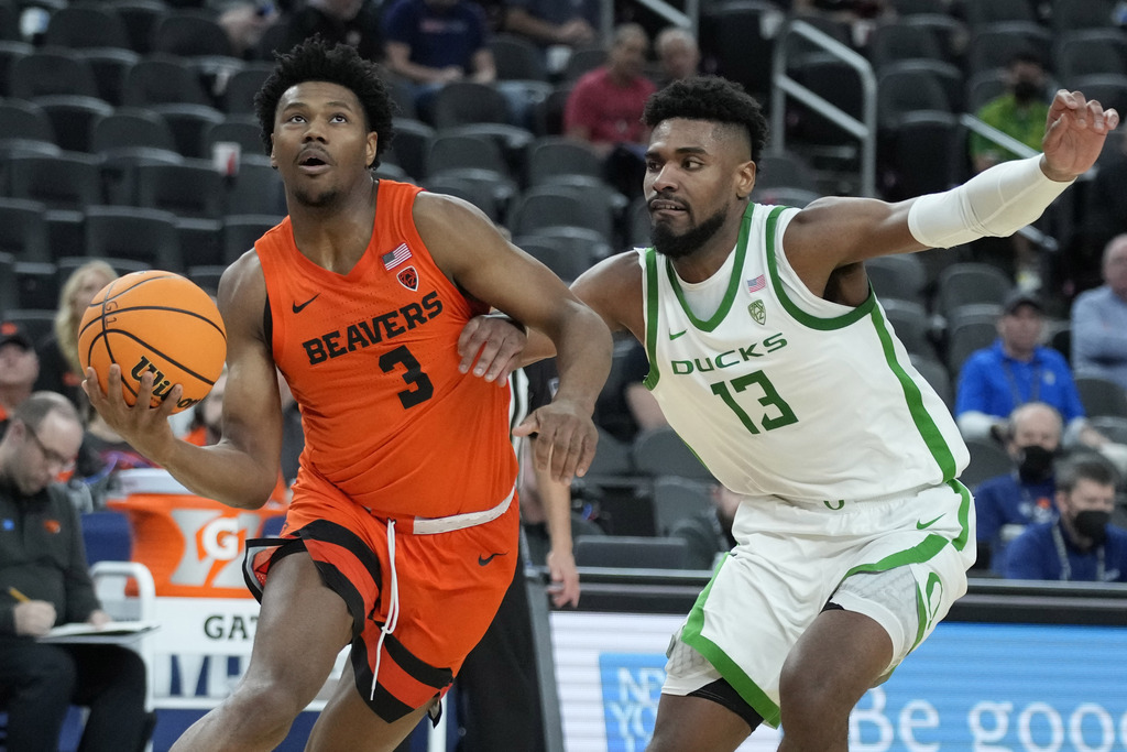 Oregon vs. Oregon State at 2022 Pac-12 men's basketball tournament ...