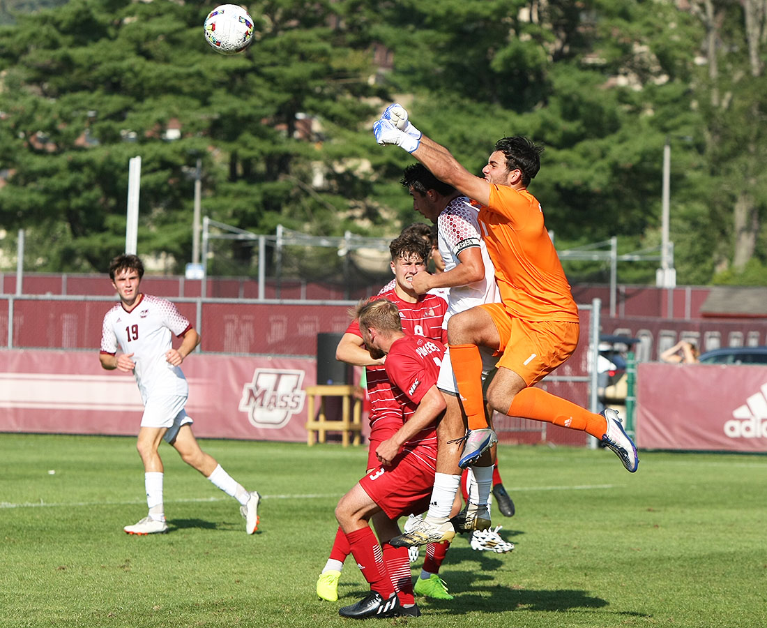 UMass Men's Soccer vs Sacred Heart 8/29/22 - masslive.com