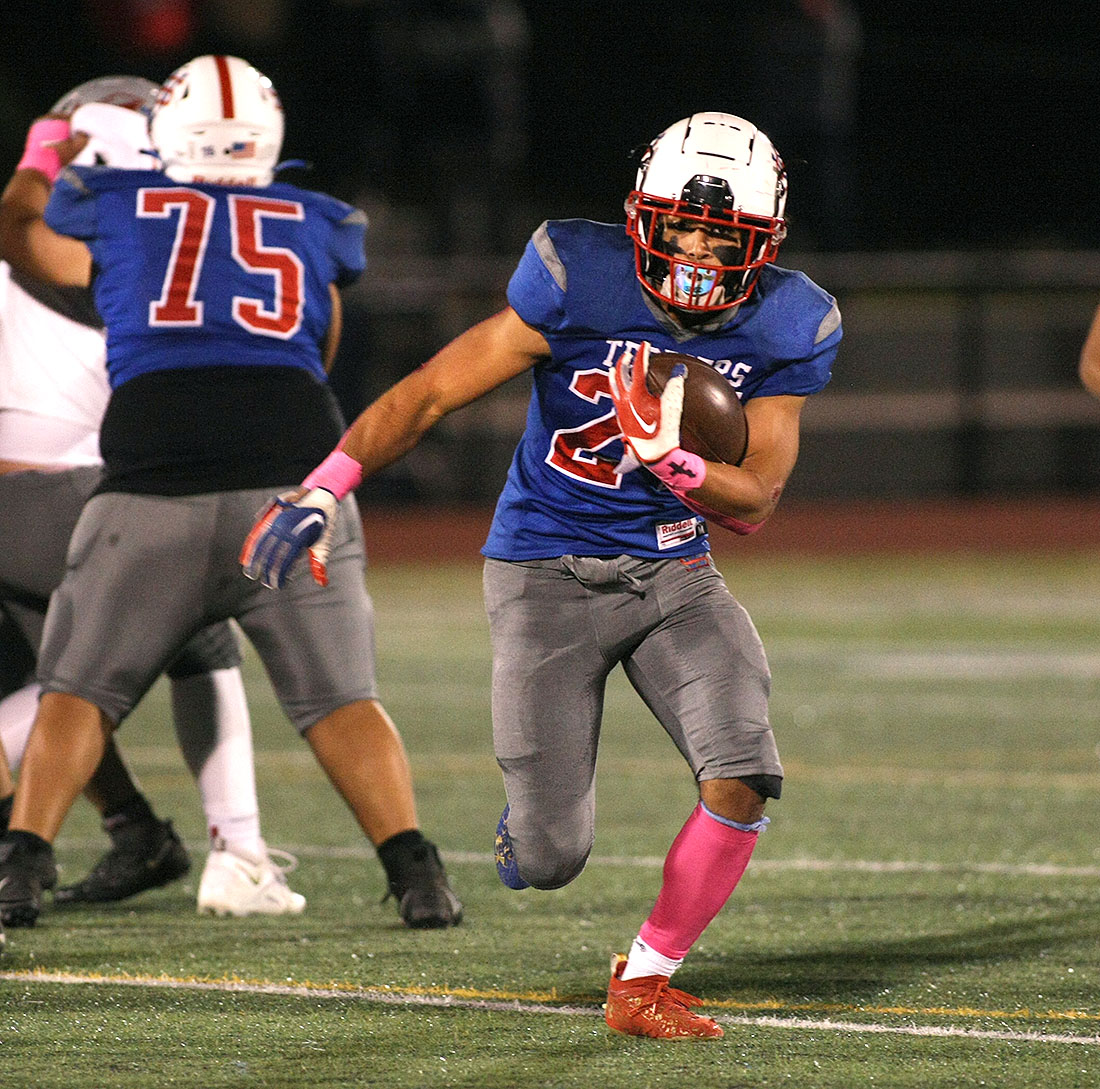 East Longmeadow vs West Side Football 10/7/22 - masslive.com