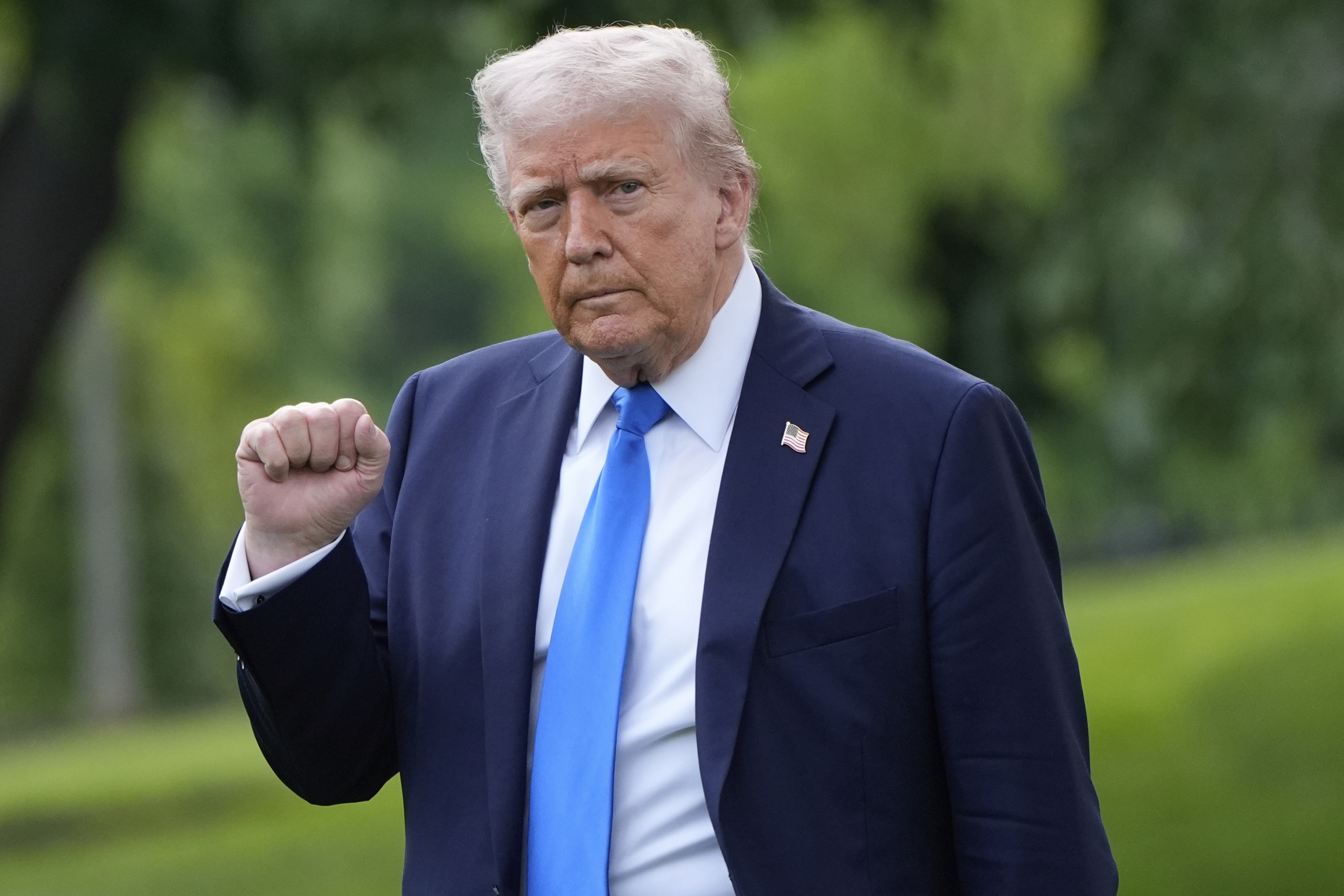 President Donald Trump and Nick Saban speak at UA Commencement - al.com