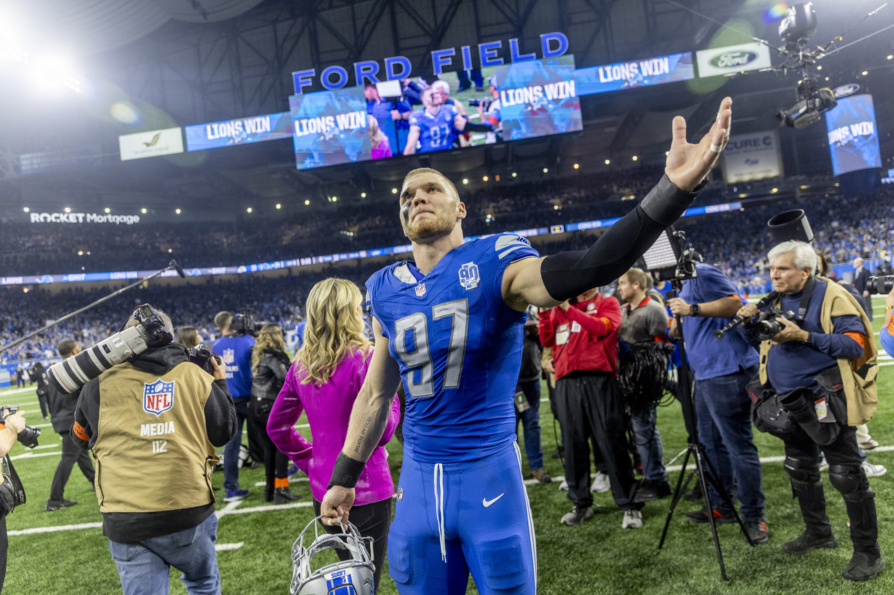 Top 32 photos from Lions first playoff win in over three decades ...