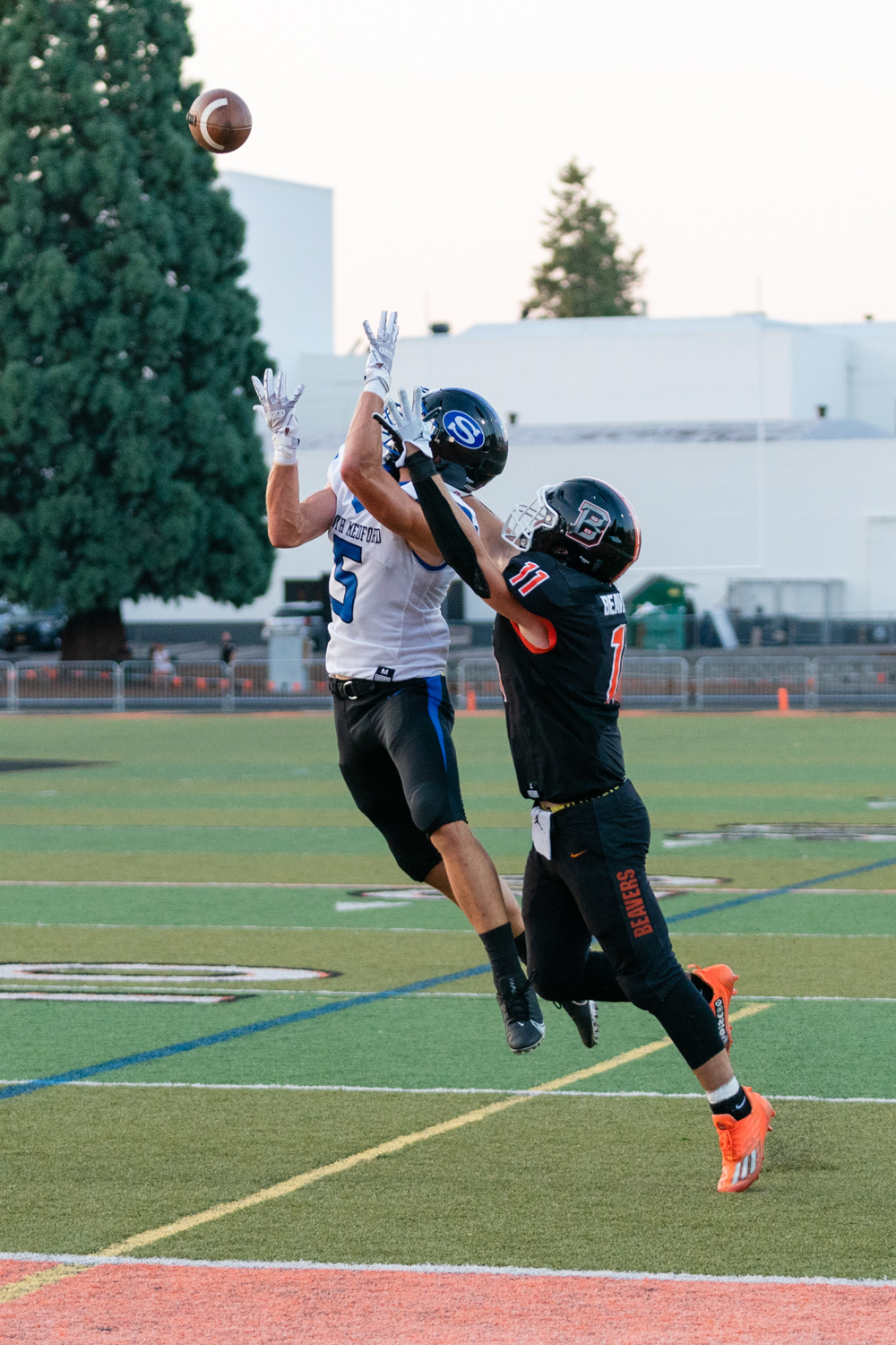 Beaverton Beavers vs South Medford Panthers football - oregonlive.com