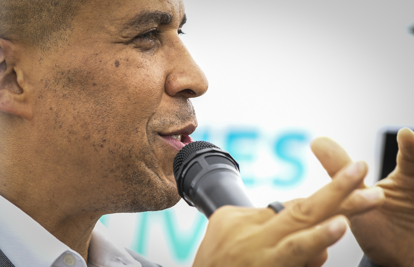 Sen. Booker visits Phillipsburg to announce $1M grant for food bank ...