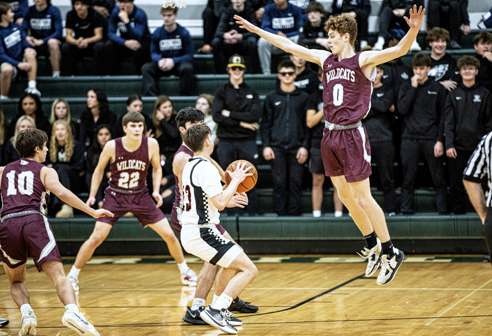 Mechanicsburg plays Hempfield boys at the Carlisle Classic Basketball ...
