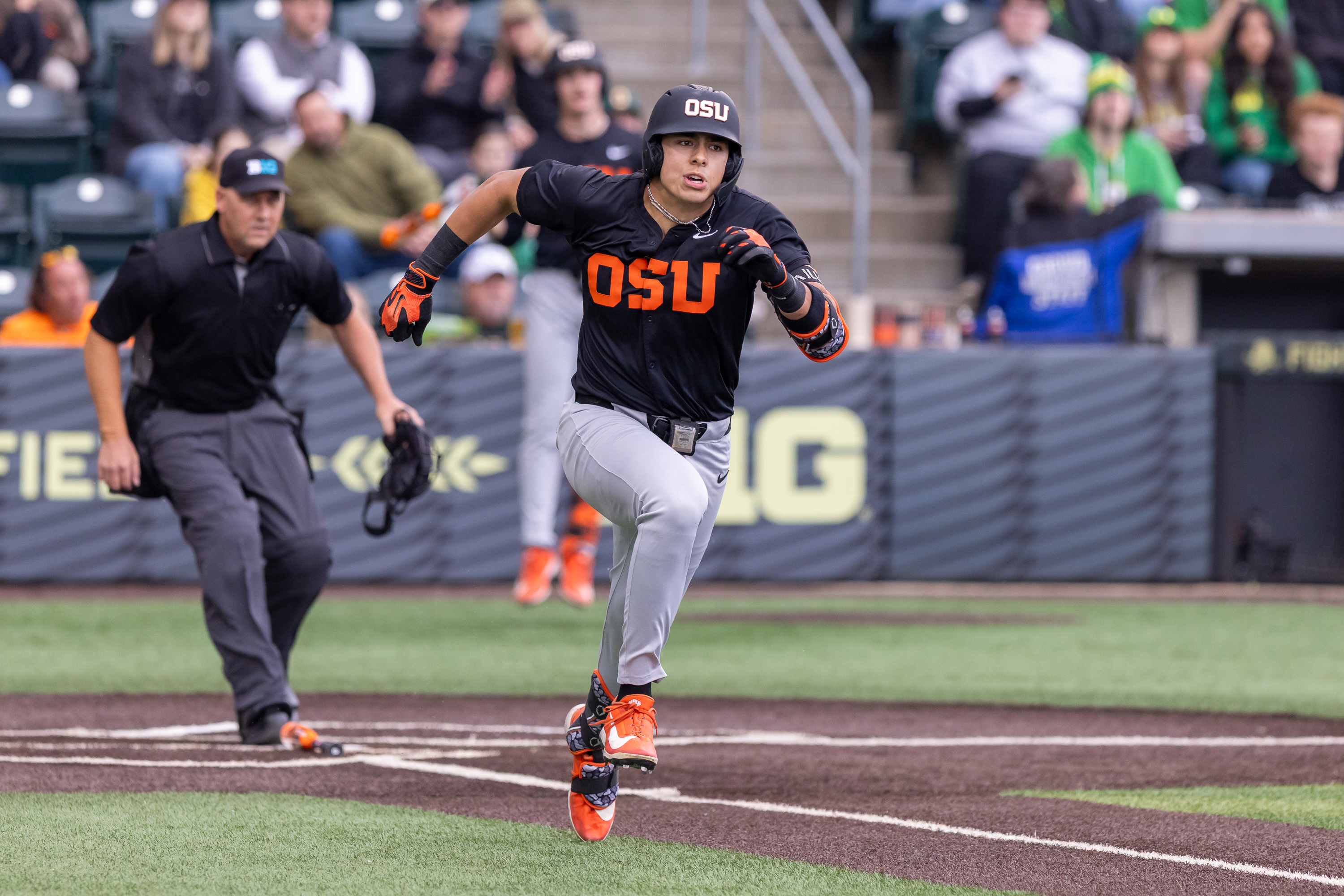 Oregon Ducks vs. Oregon State Beavers baseball: March 3, 2026 ...