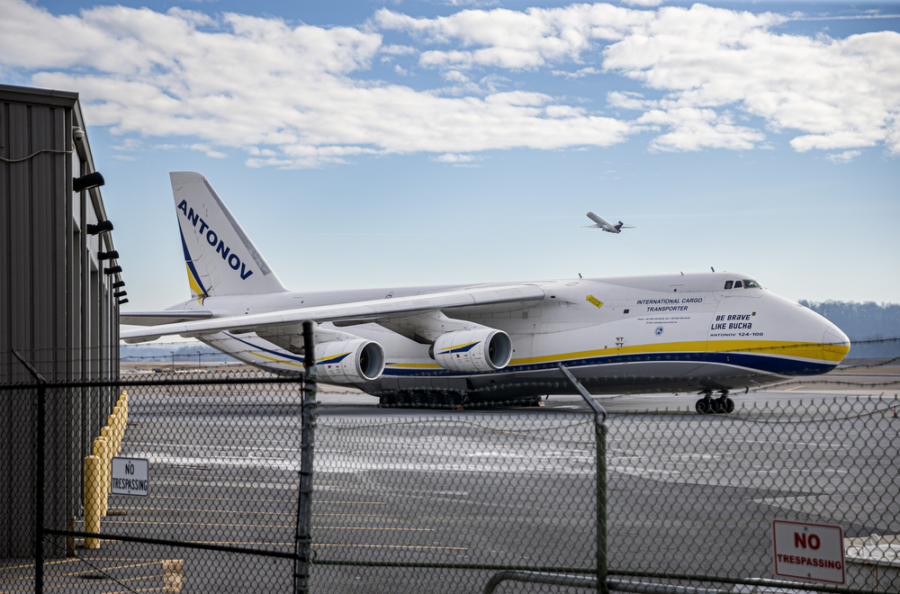 Antonov 124 cargo aircraft visits Harrisburg International Airport ...