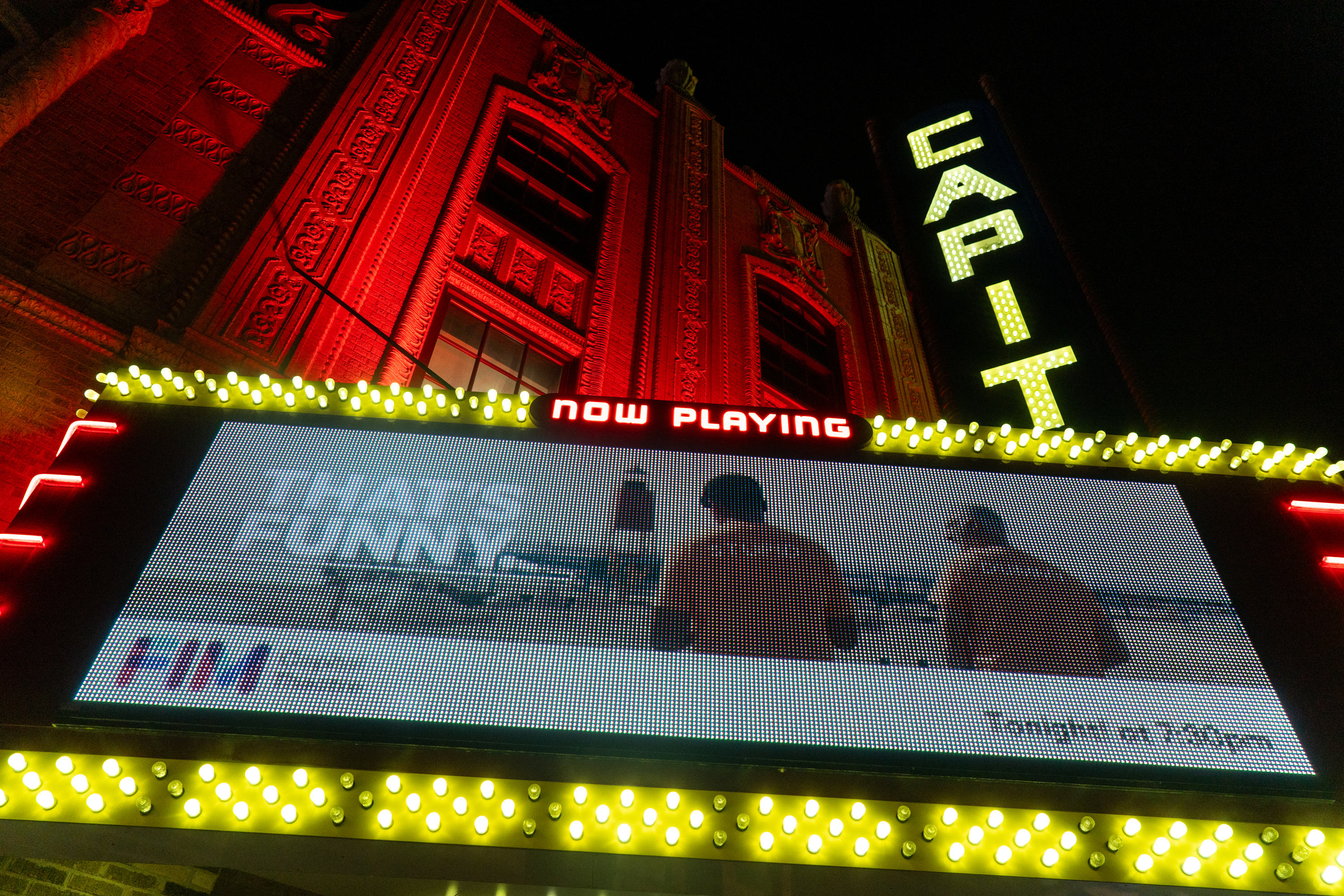 Flint stars walk the red carpet at Capitol Theatre for 'That's Funny ...