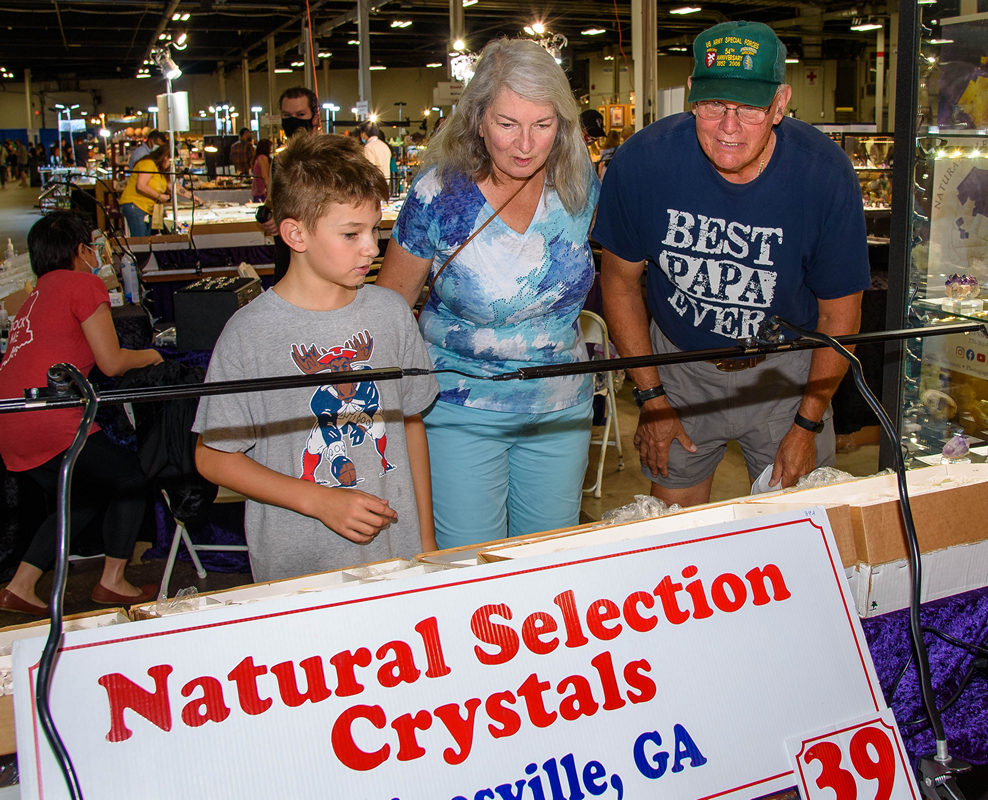 Exhibits sparkle at East Coast Gem, Mineral and Fossil Show - masslive.com