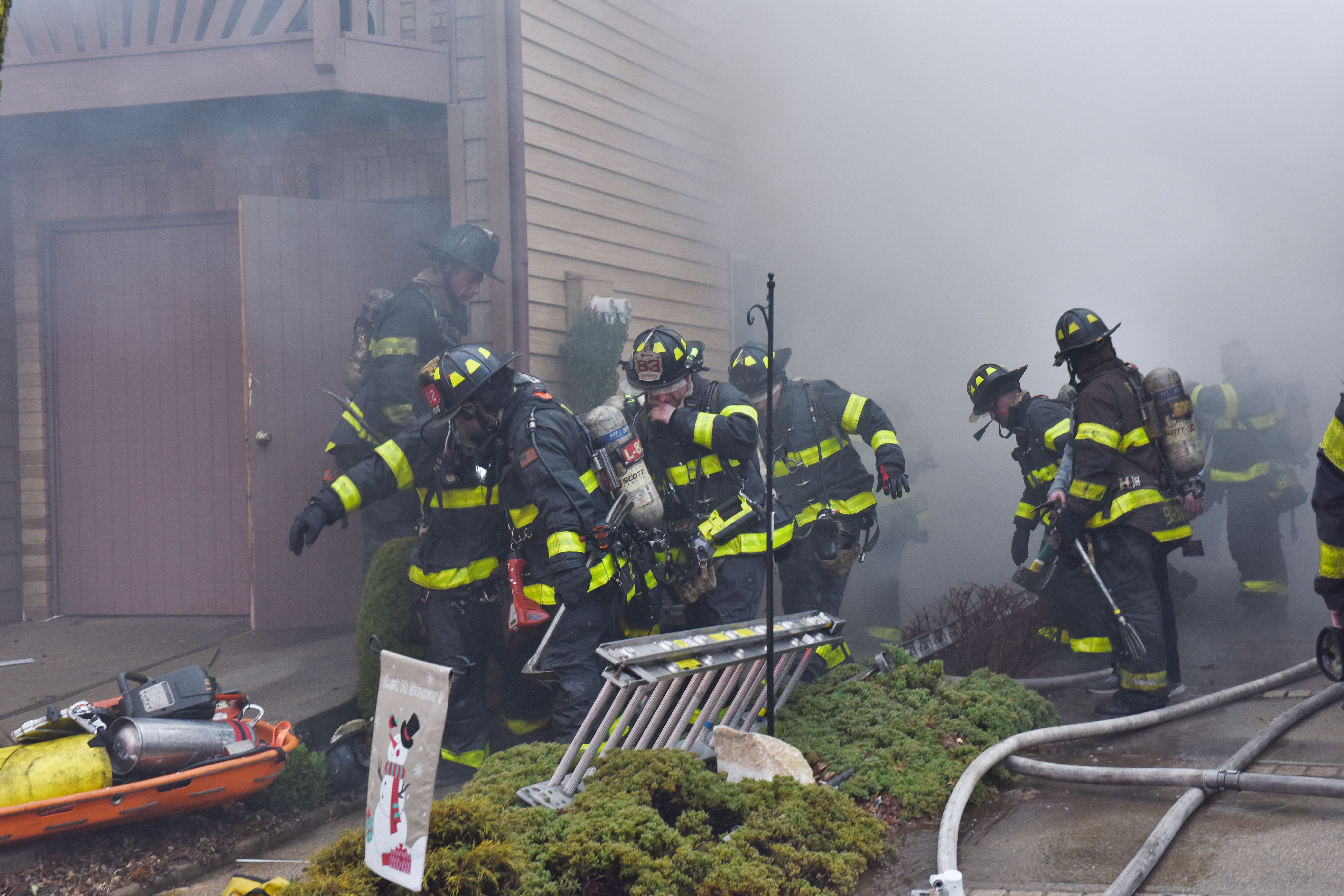 FDNY responds to massive house fire in Staten Island’s Annadale section ...