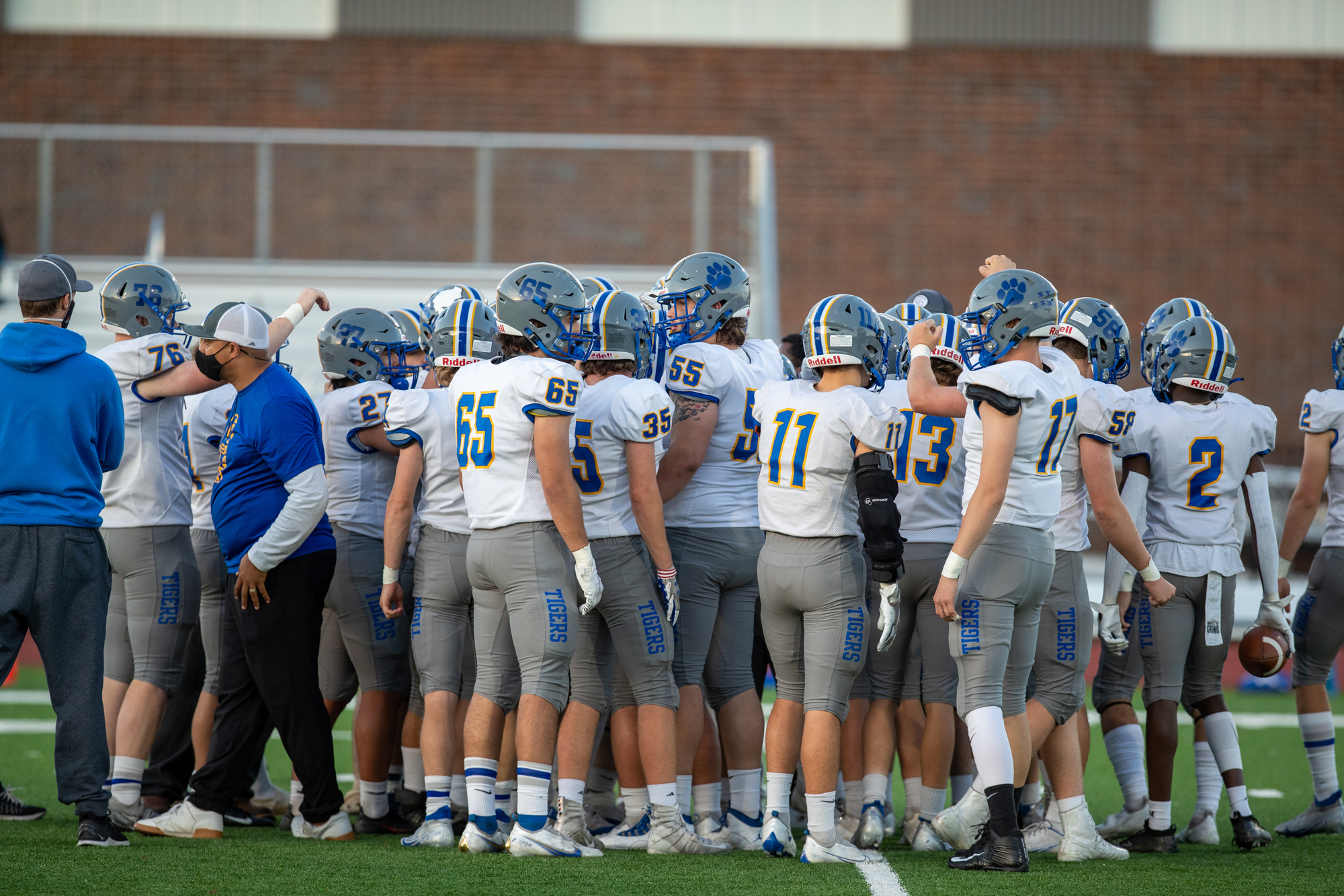 Oregon high school football: Newberg Tigers at Sherwood Bowmen ...