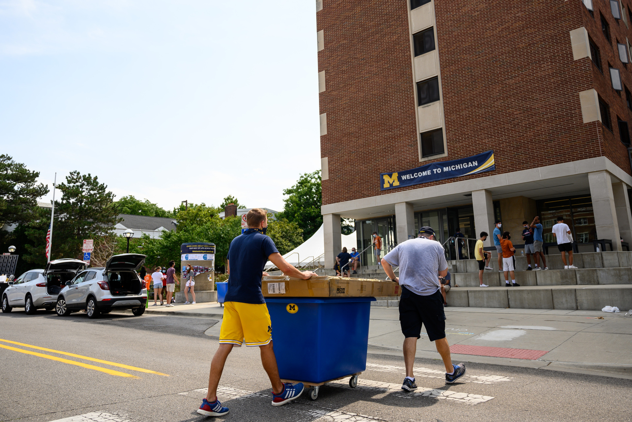Student move-in begins at University of Michigan - mlive.com