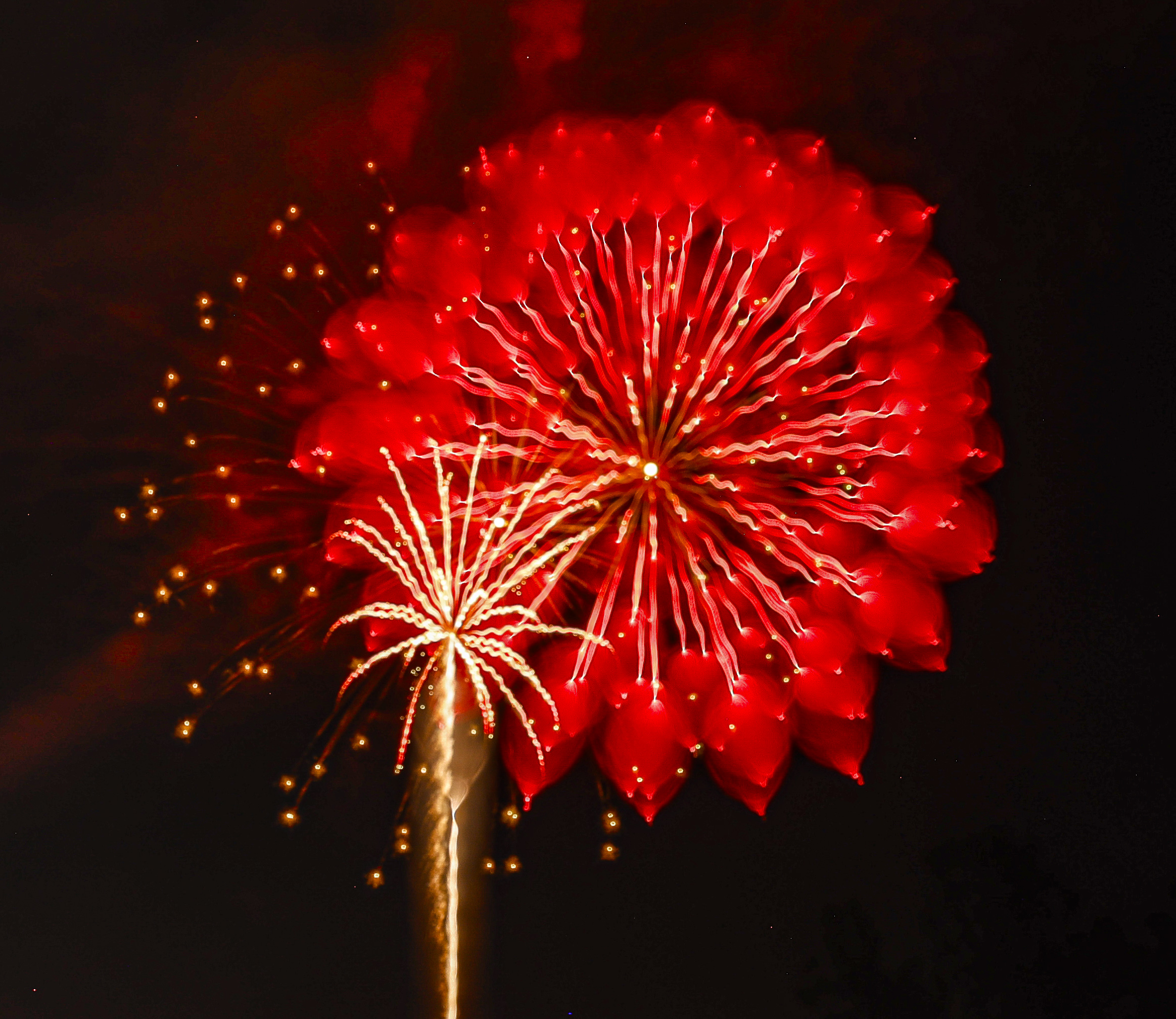 Funky fireworks display dazzles over Manlius - syracuse.com
