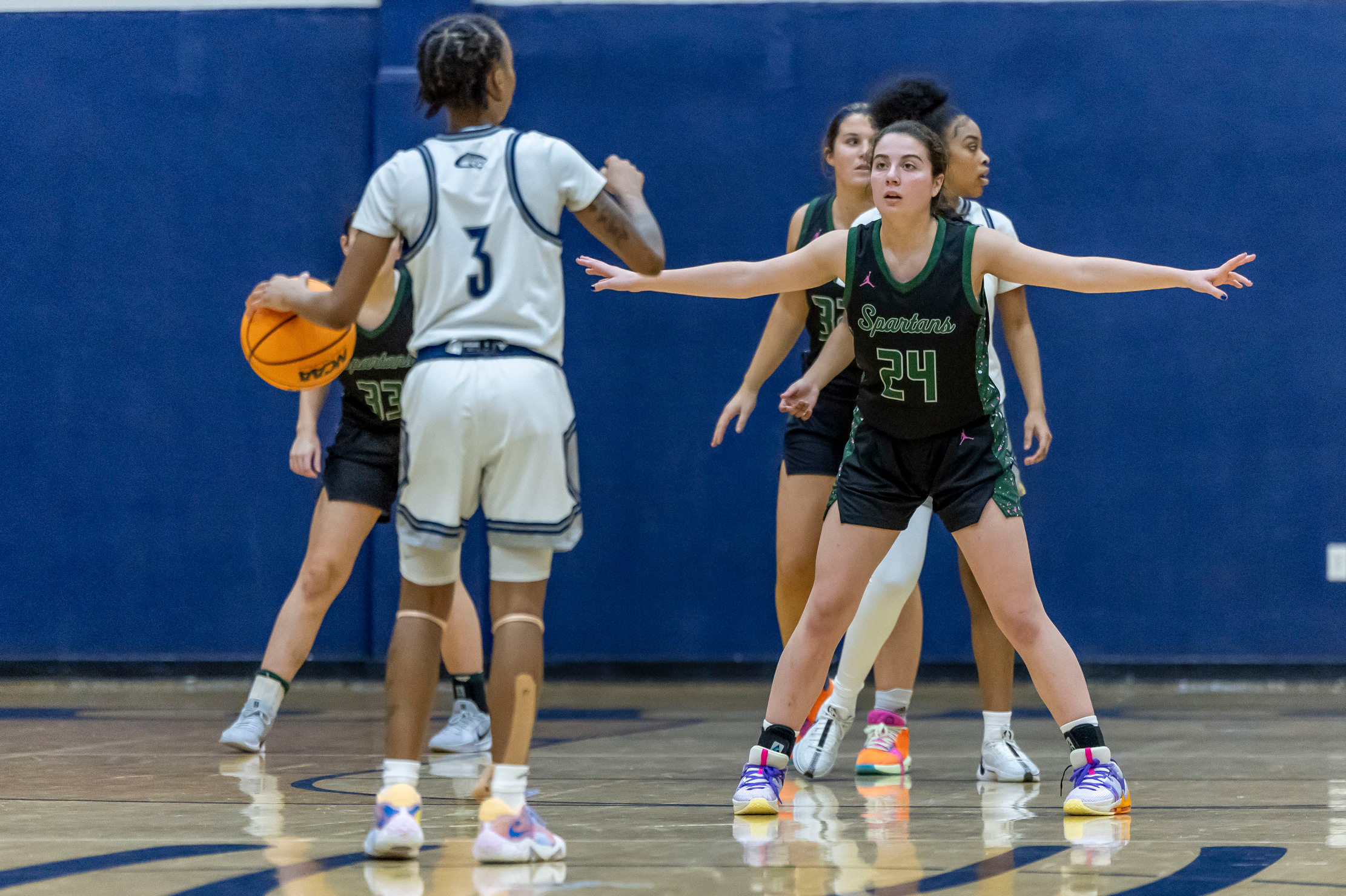 Mountain Brook at Clay-Chalkville Girls Basketball - al.com