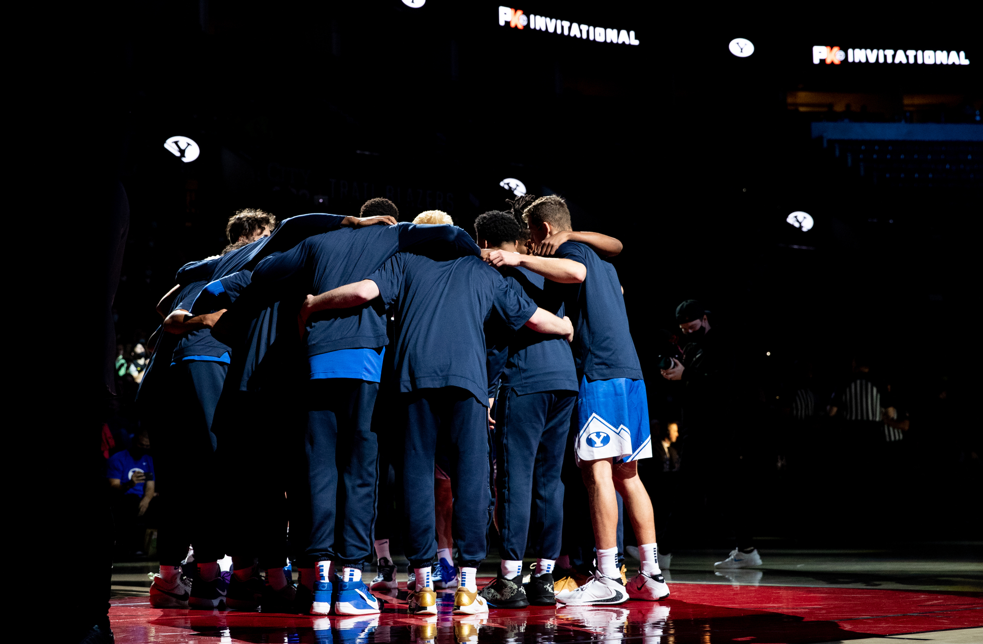 No. 12 Oregon Ducks vs. BYU in Phil Knight Invitational, Nov. 16, 2021 ...