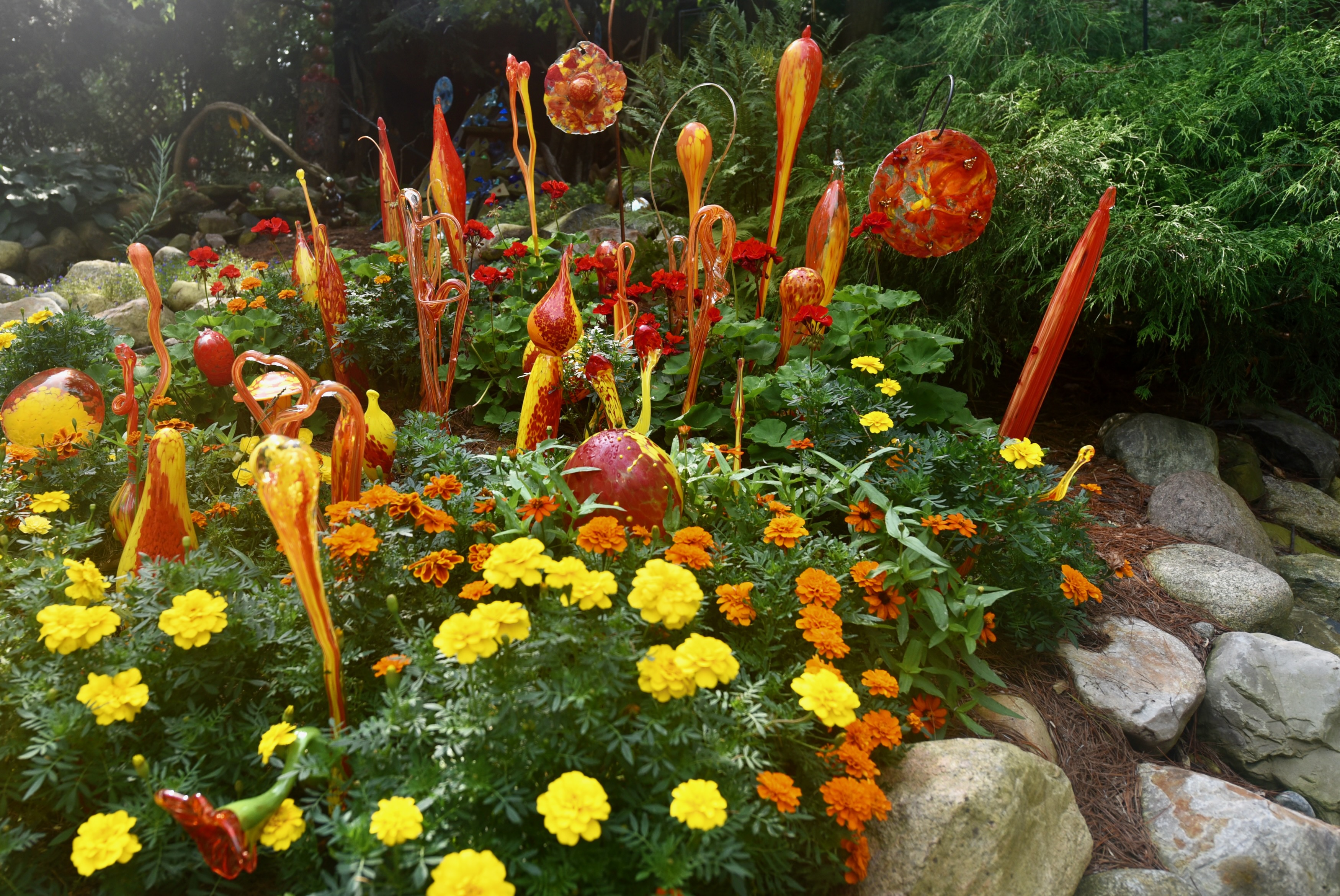 Ann Arbor artist Larry Nisson's glass artwork and backyard garden ...