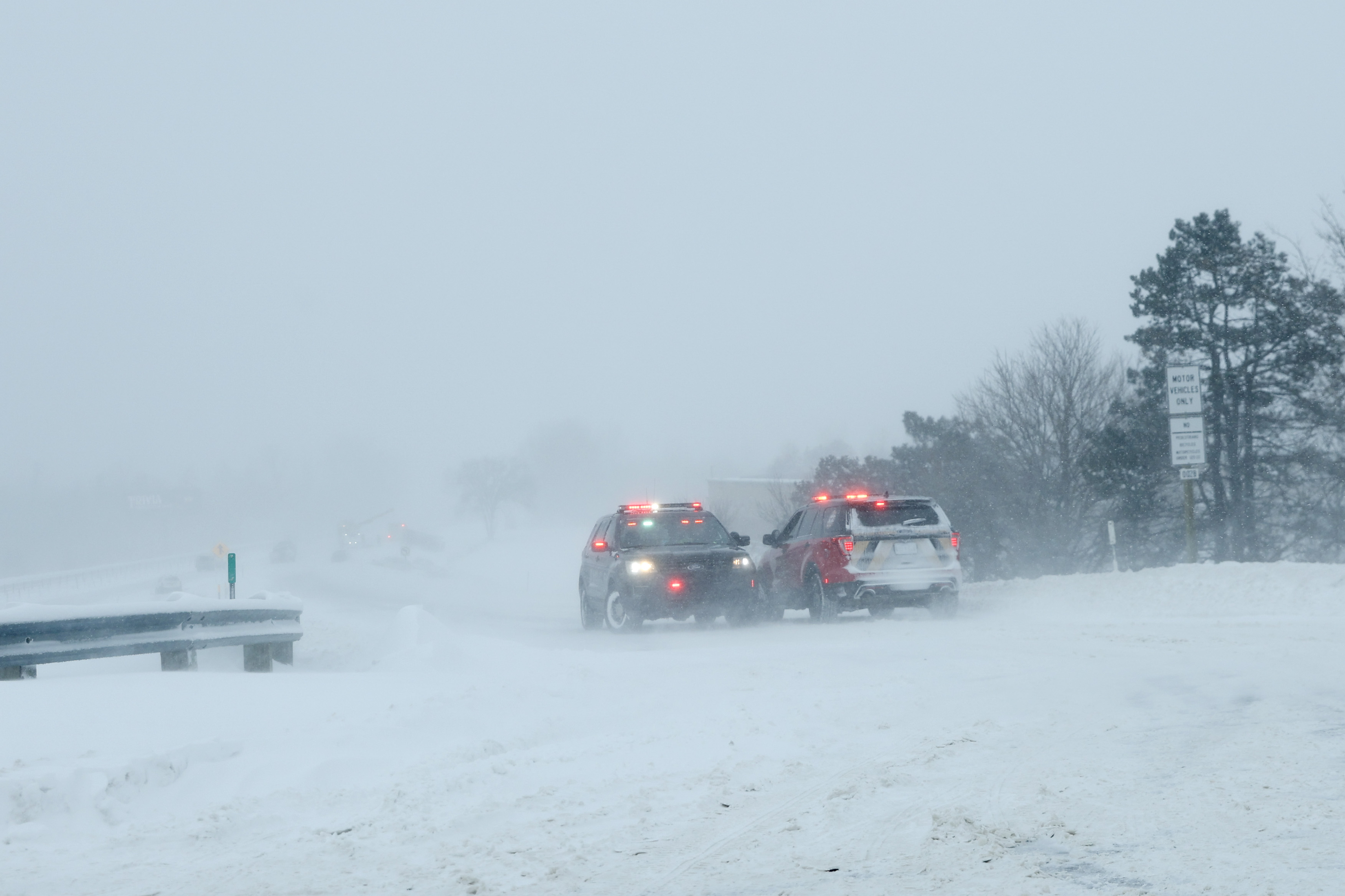 Pre-Christmas blizzard hits Grand Rapids - mlive.com
