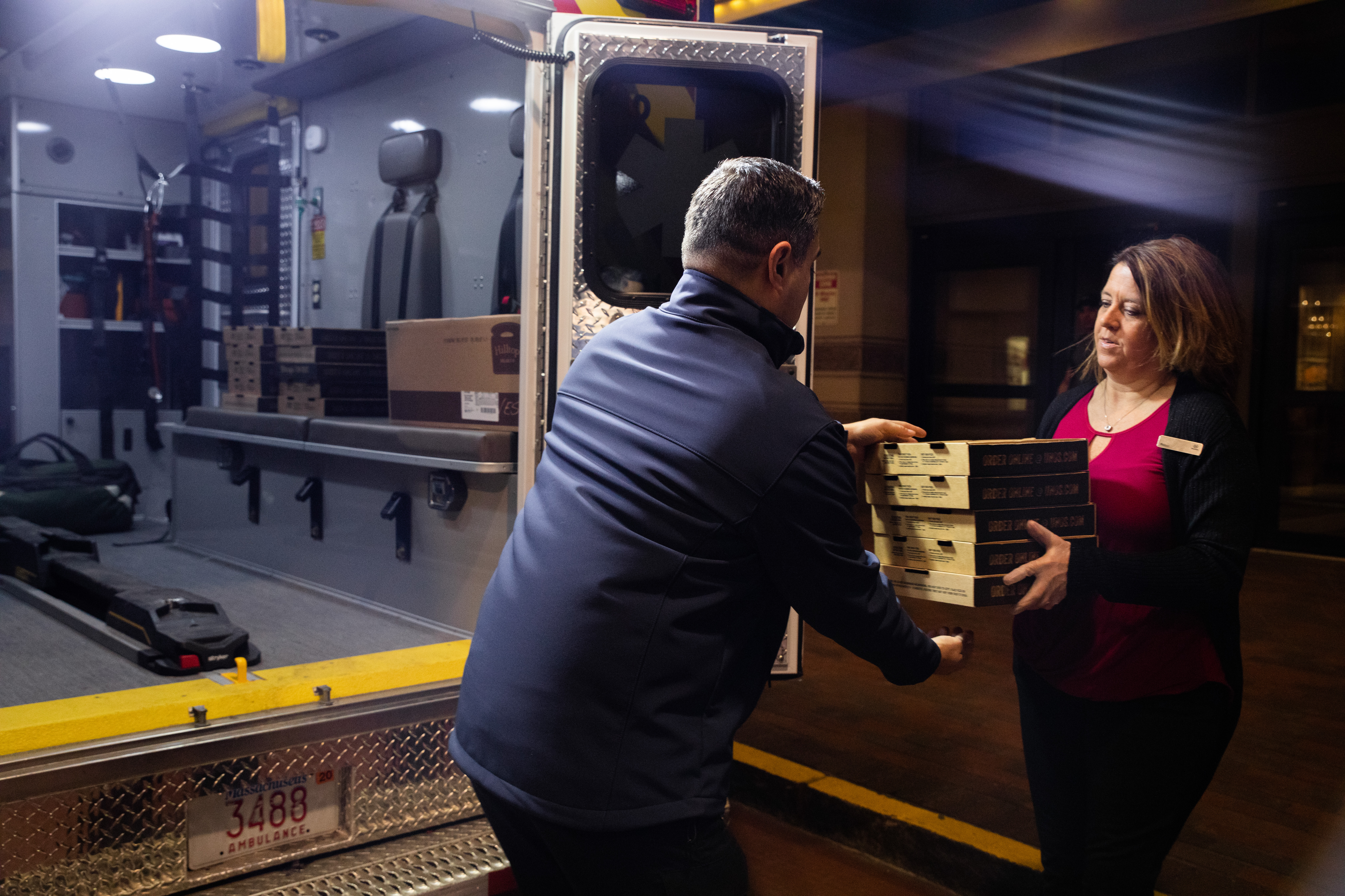 Local businesses provide dinner to Baystate Medical Center employees ...