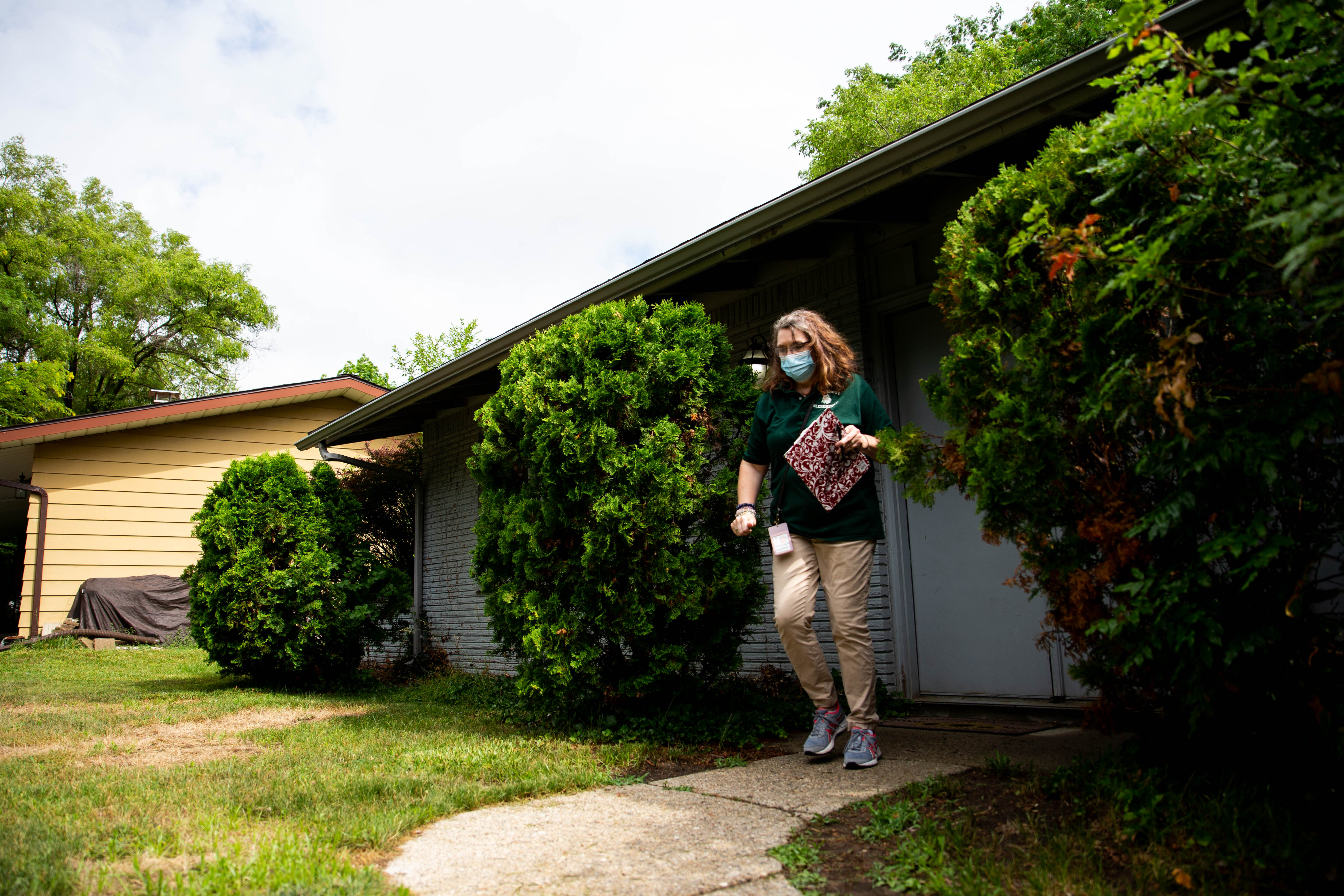 Neithercut faculty canvases nearby neighborhood to give thanks for ...