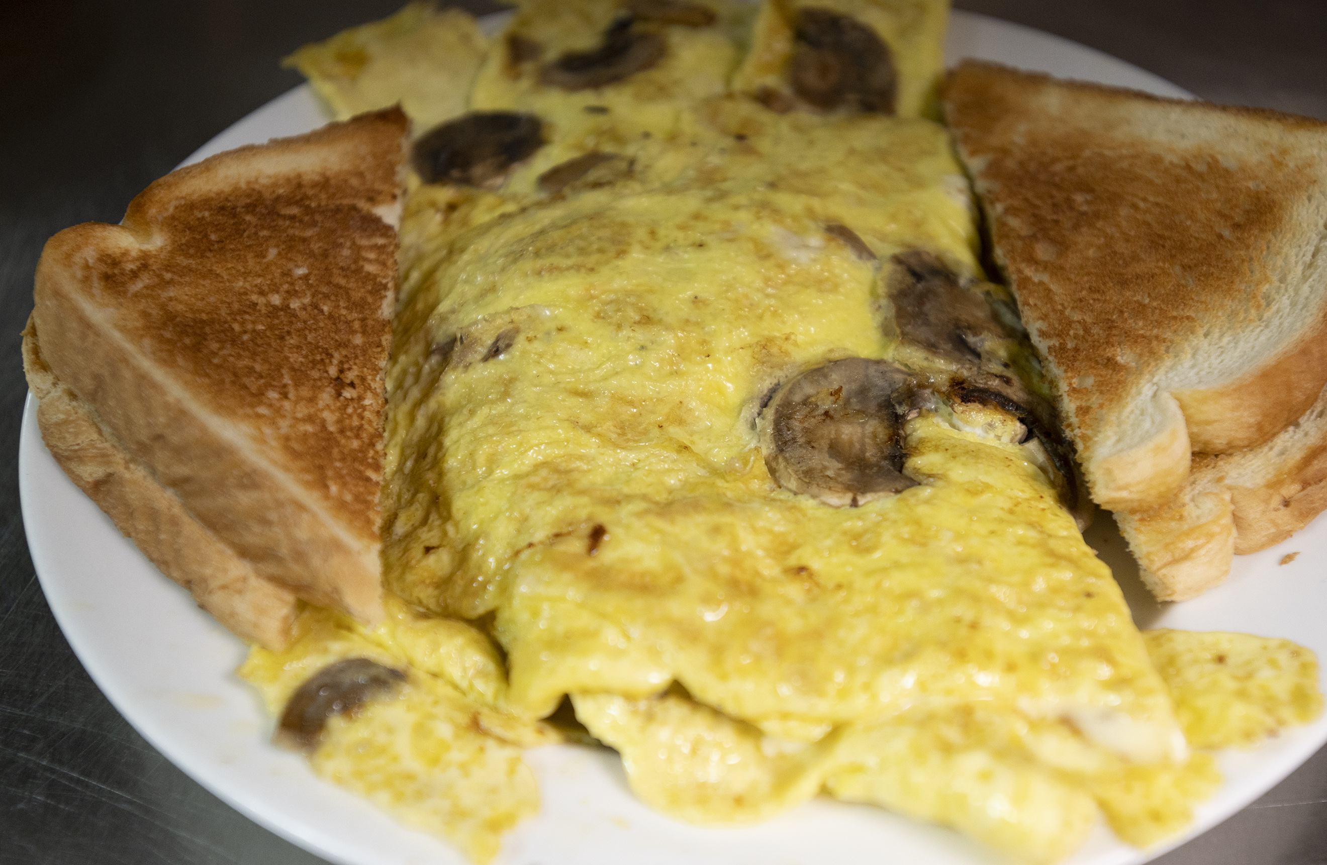 Michigan’s Best Local Eats: Blue Moon Cafe in Jackson - mlive.com
