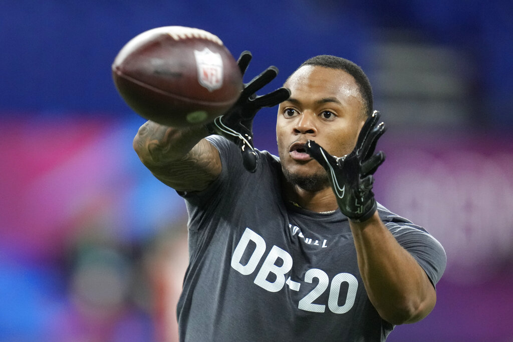 Cleveland Browns select CB Cameron Mitchell, Northwestern, for their ...