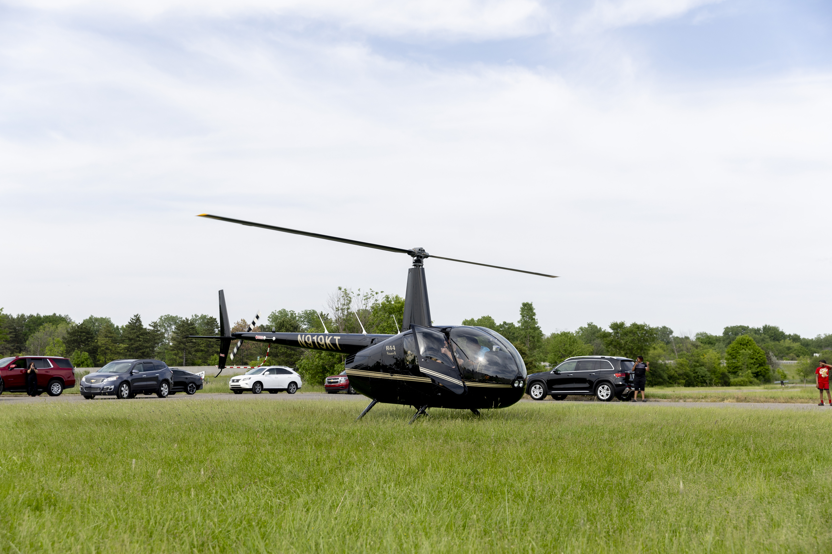 It’s a bird, it’s a plane! No, it just may be the best prom entrance in ...