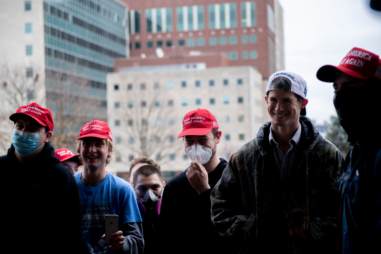 Far right activists rally at Michigan State Capitol Building on ...