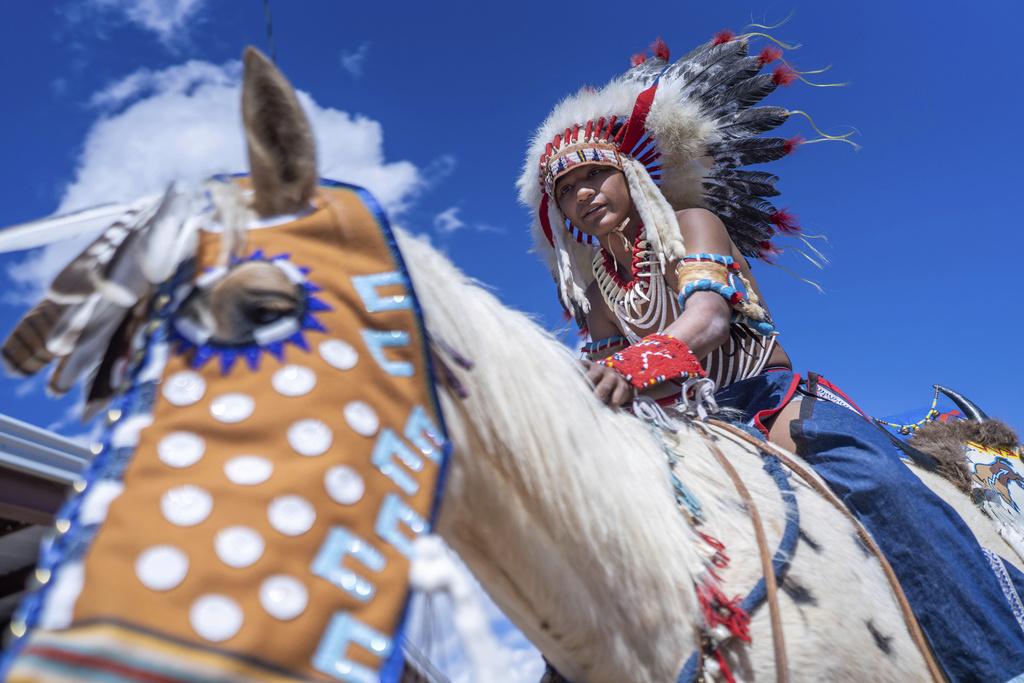 Largest powwow draws Indigenous dancers to New Mexico ...