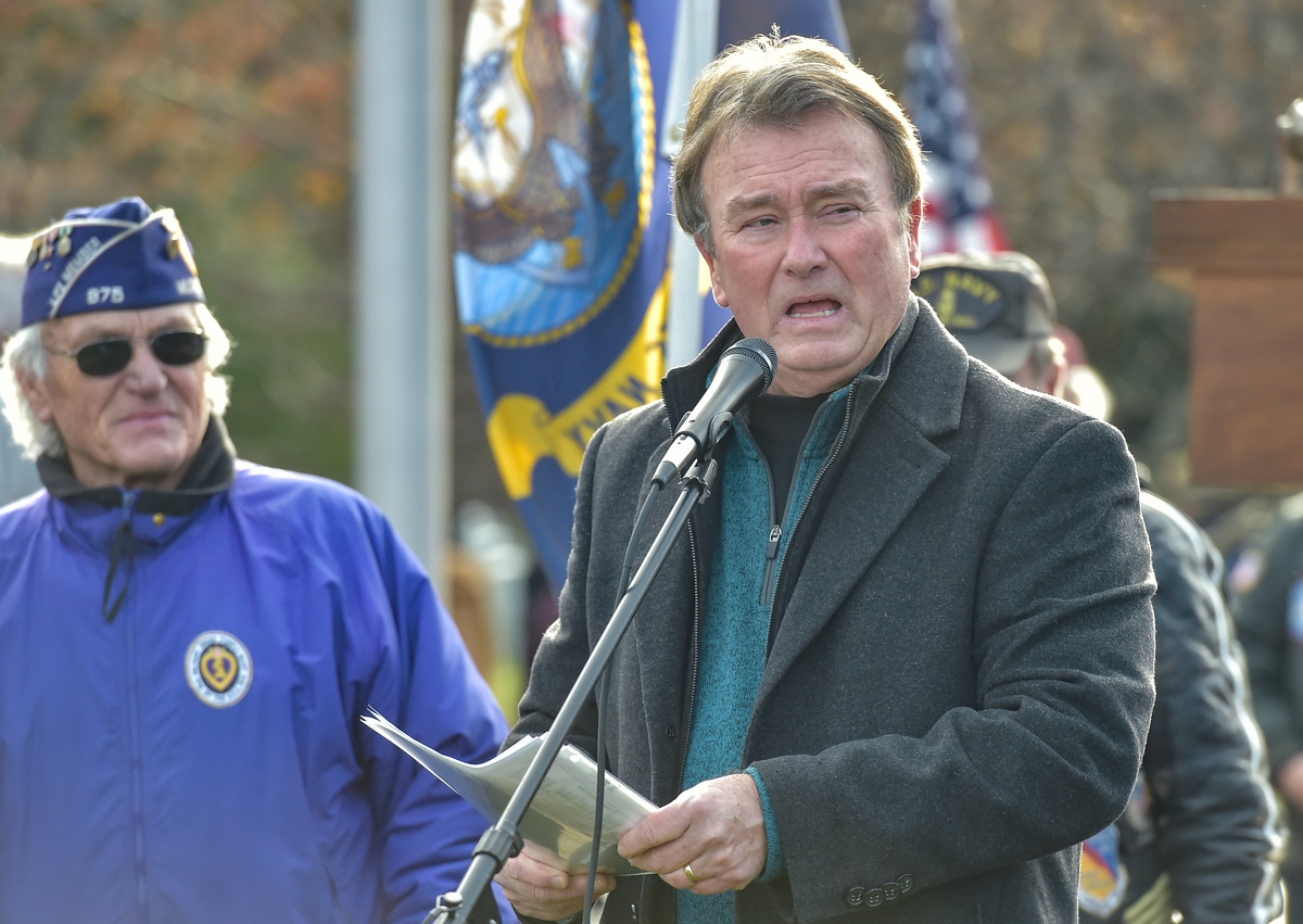 Wreaths across America at the Massachusetts Veterans Memorial Cemetery ...