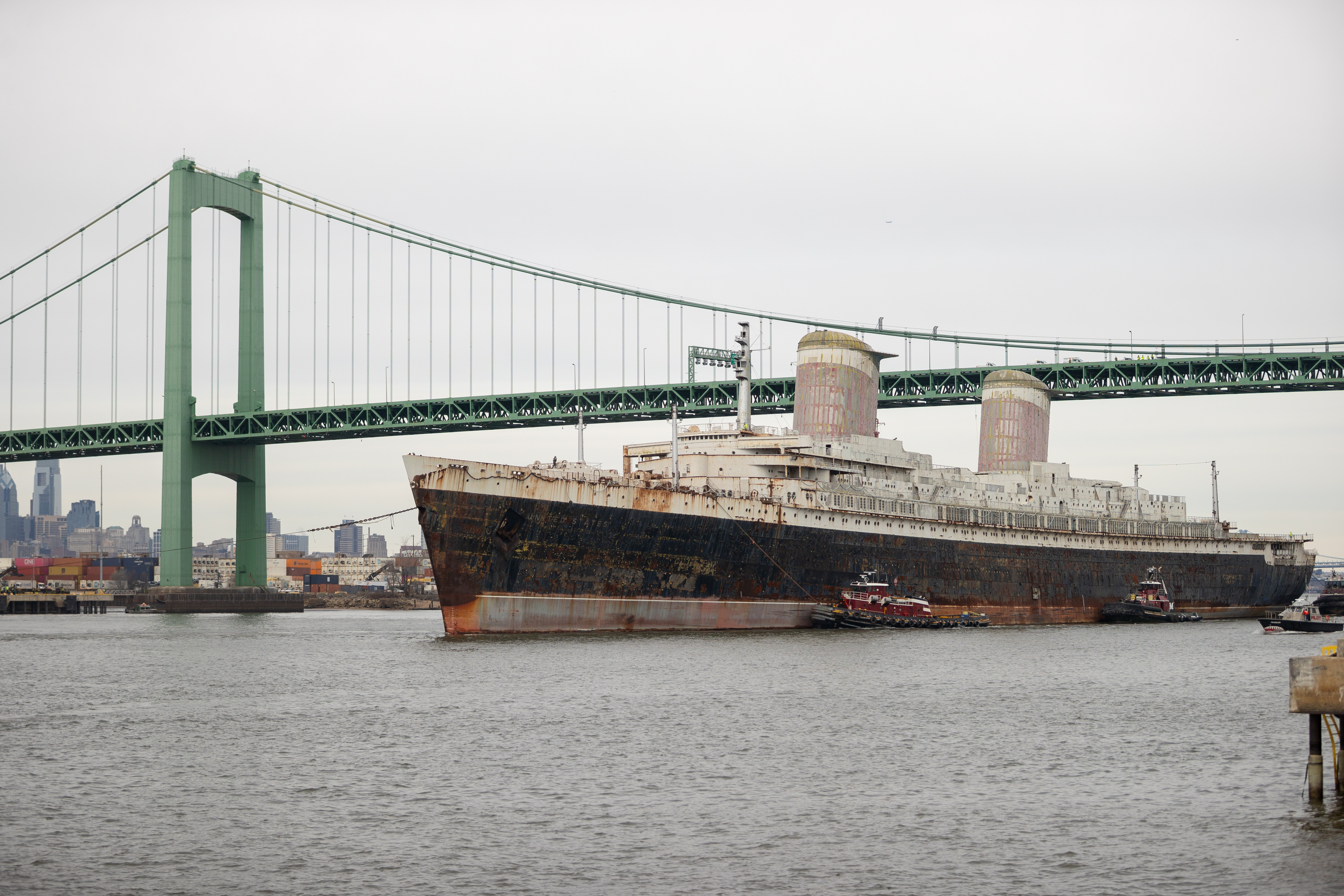 SS United States leaves it's dock - nj.com