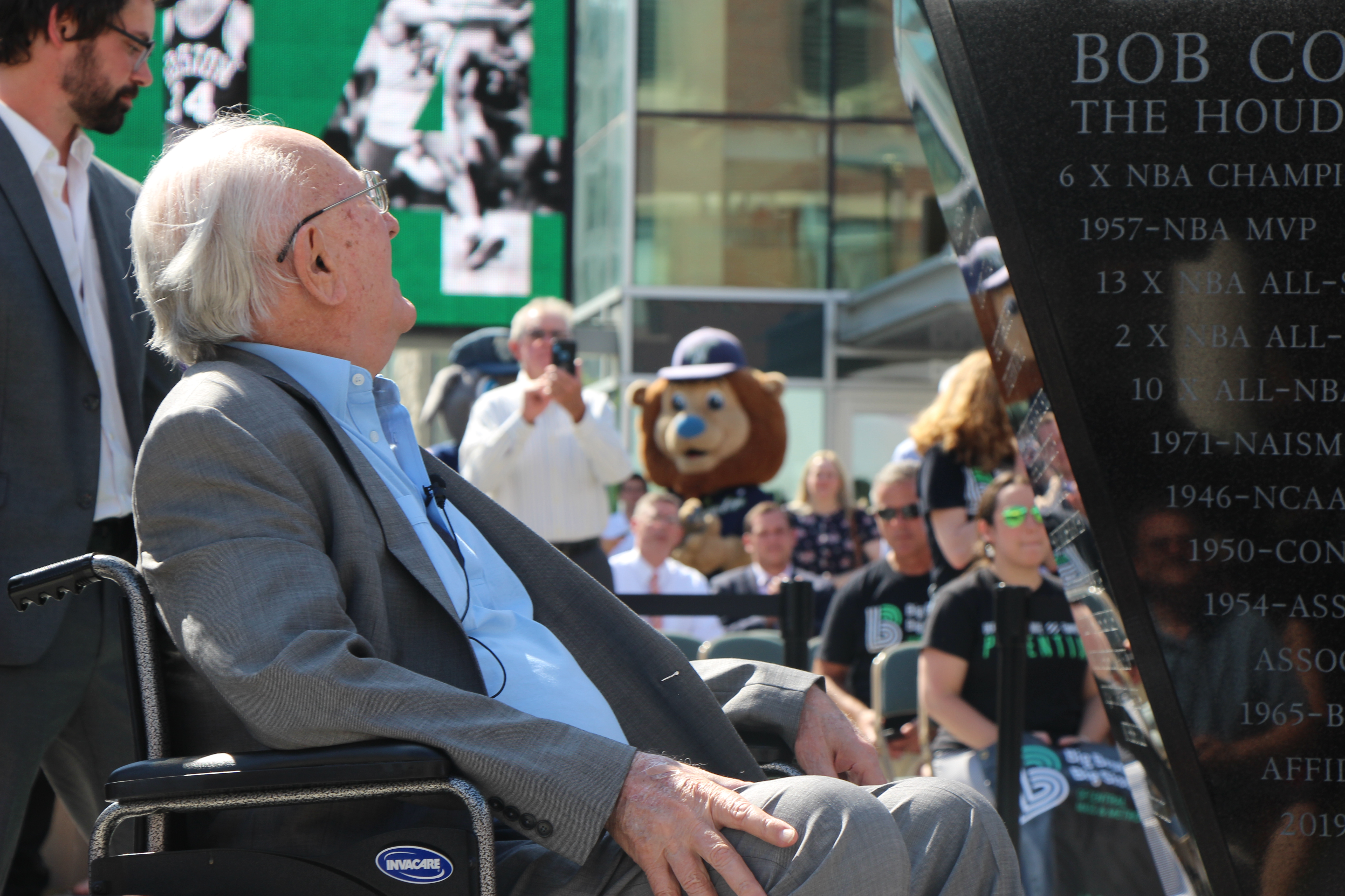 Boston Celtics legend Bob Cousy honored with a statue in Worcester ...