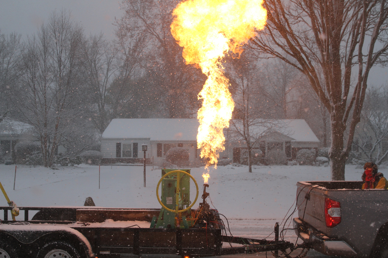 Menorah-topped cars parade through Cleveland eastern suburbs ...