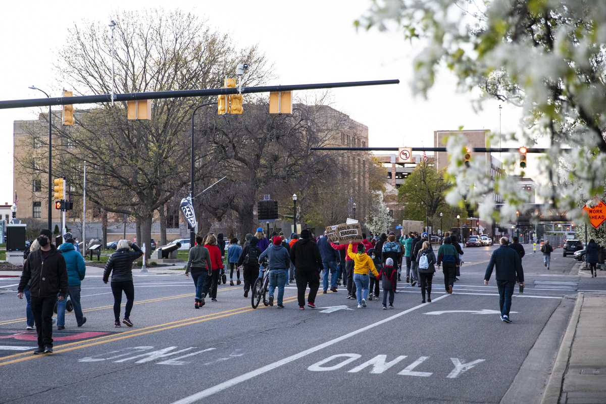 Kalamazoo holds Black Lives Matter protest after the death of Daunte ...
