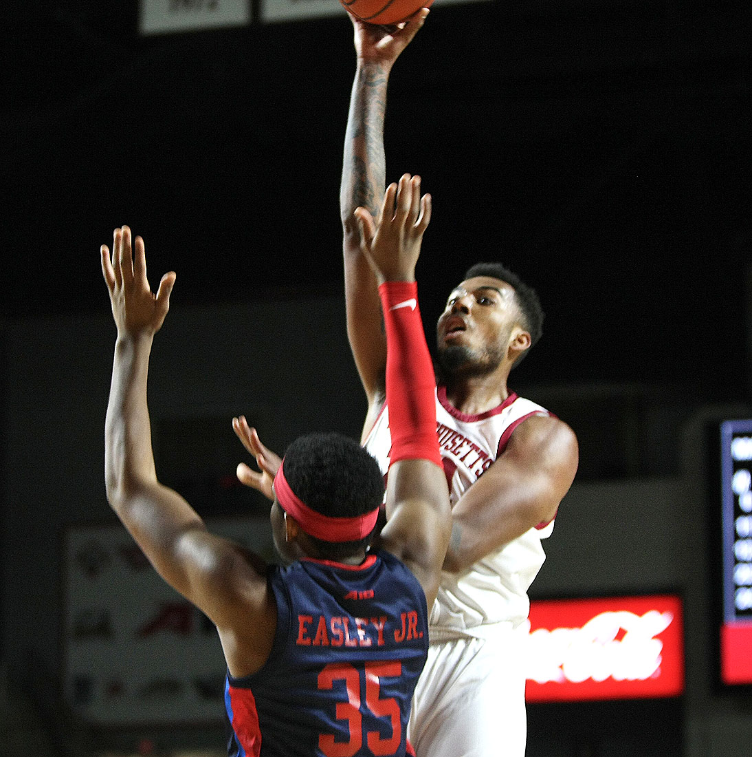 UMass Men's Basketball vs Duquesne 1/8/22 - masslive.com