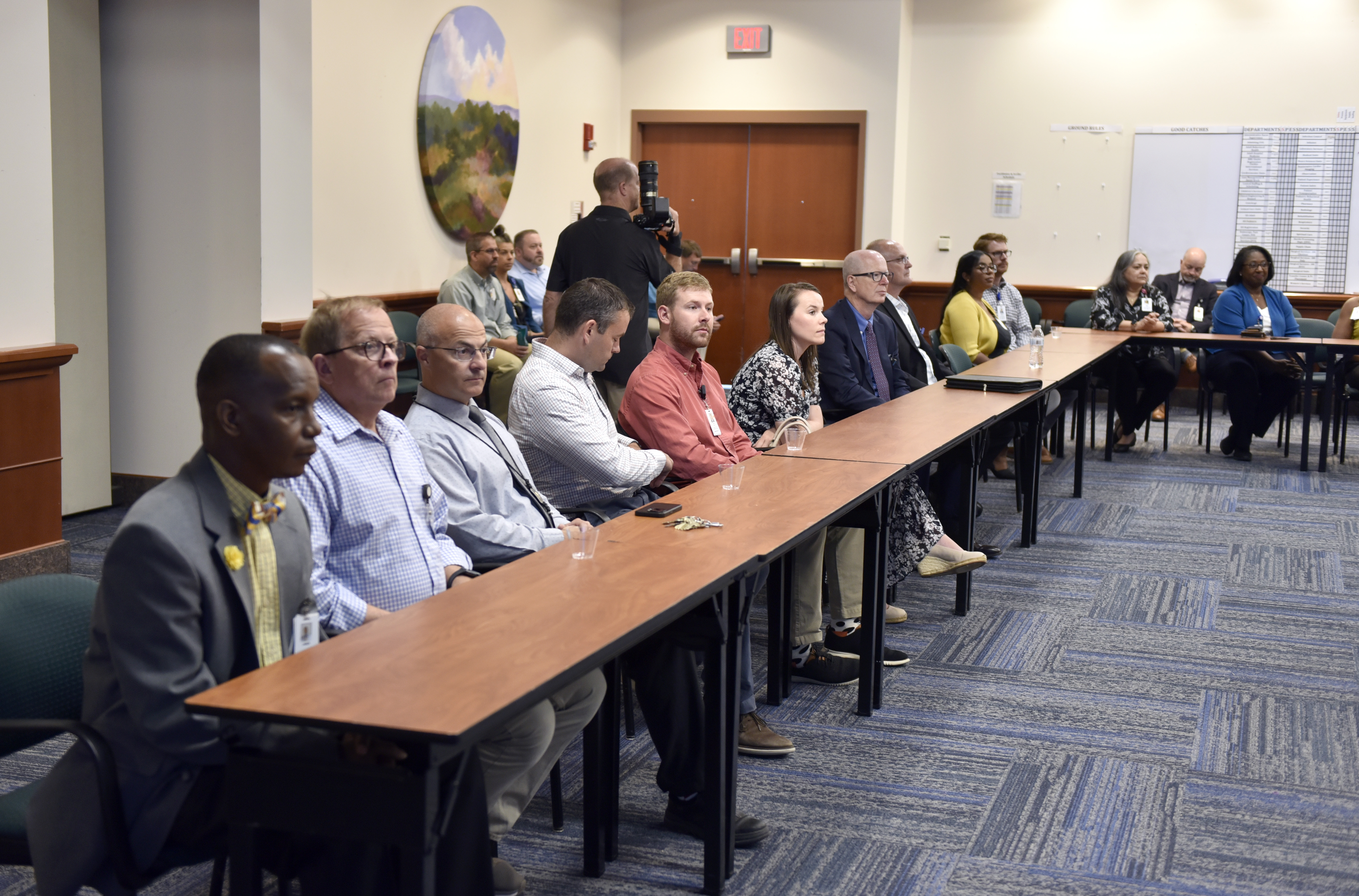 Sen. Edward Markey visits Baystate Med Center in Springfield to talk ...