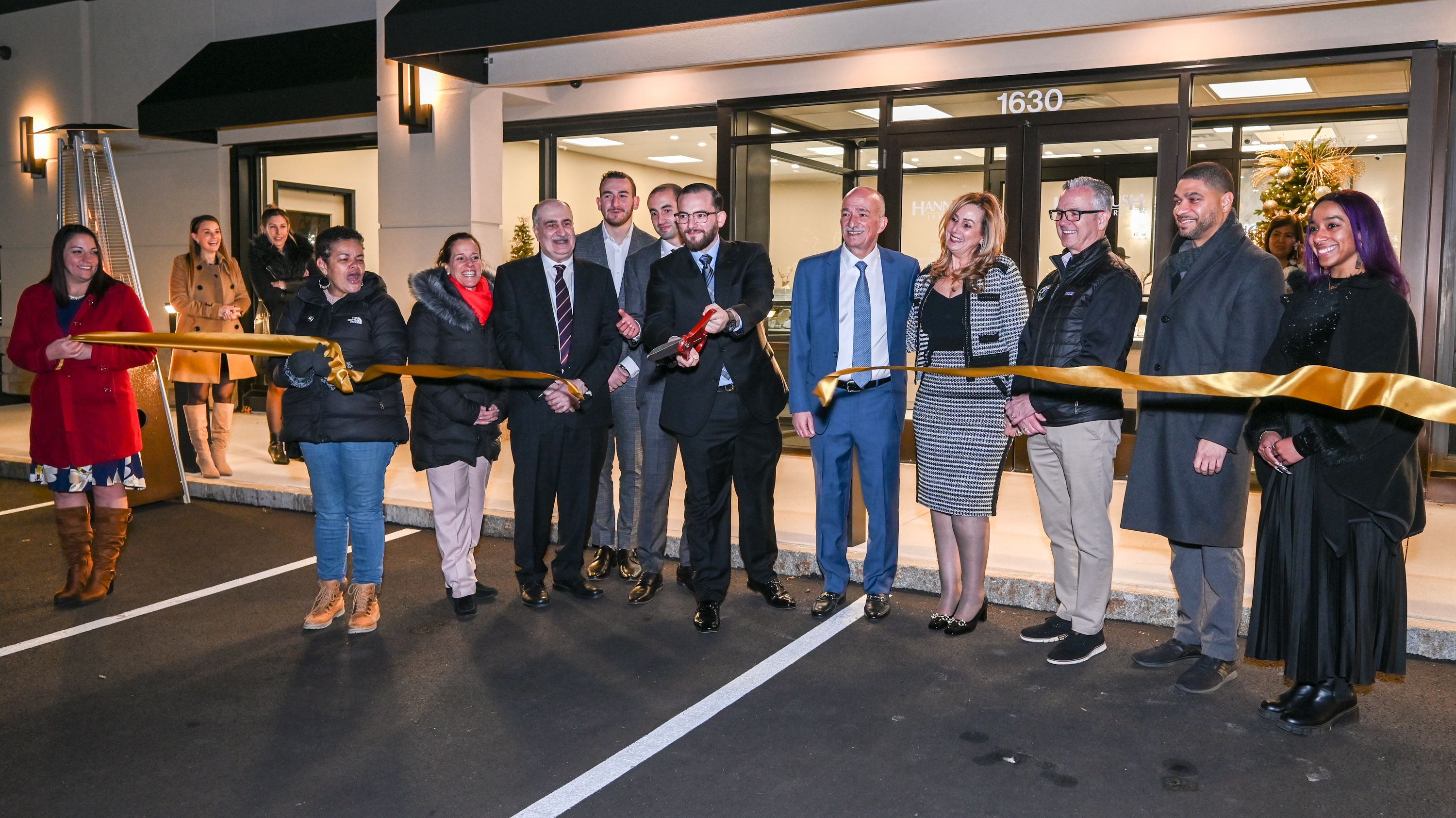 Hannoush Jewelers celebrates Grand Opening of new store on Boston Road ...