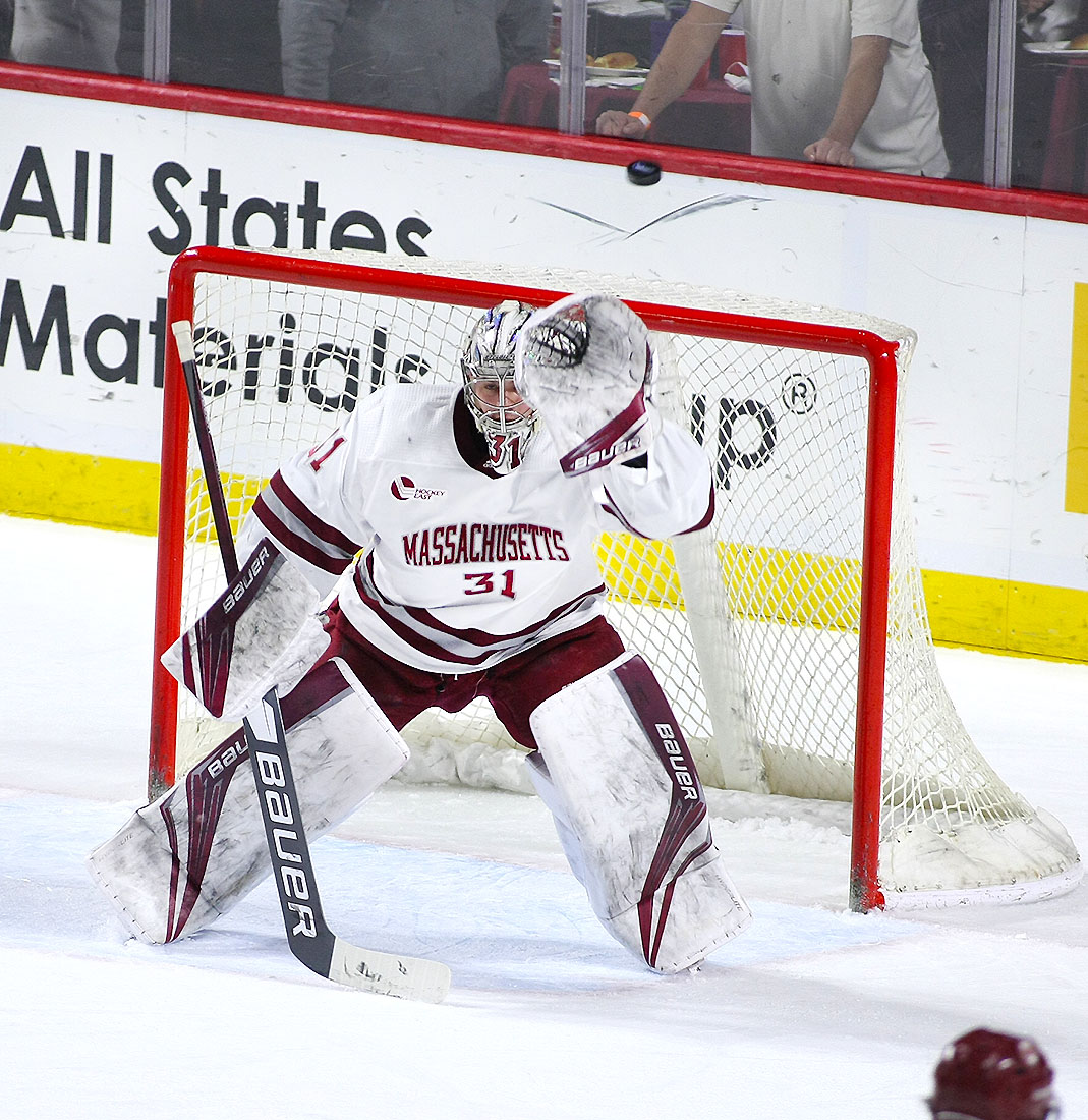 UMass Hockey vs BU 1/25/22 - masslive.com