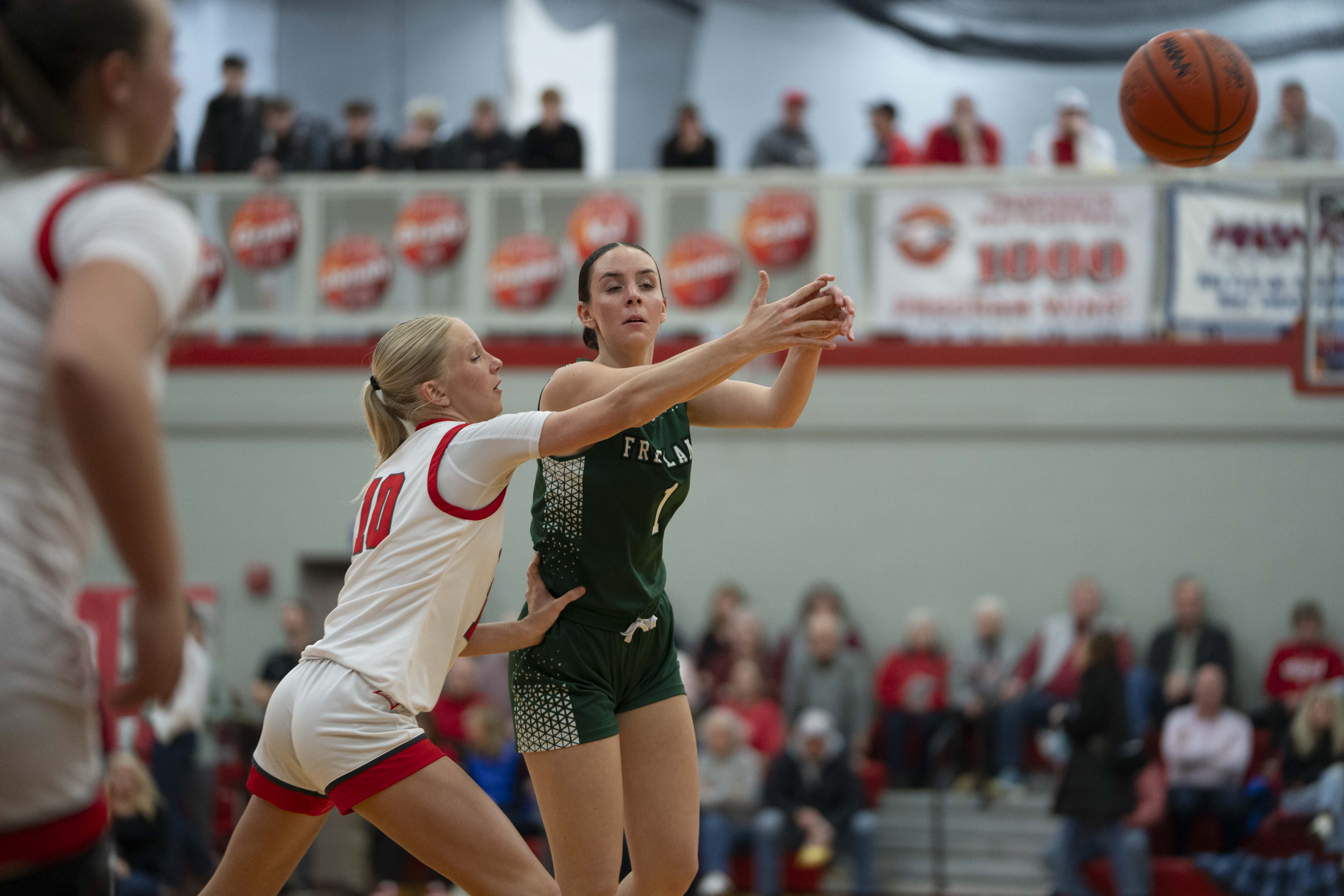 Frankenmuth hosts Freeland in high school girls basketball - mlive.com