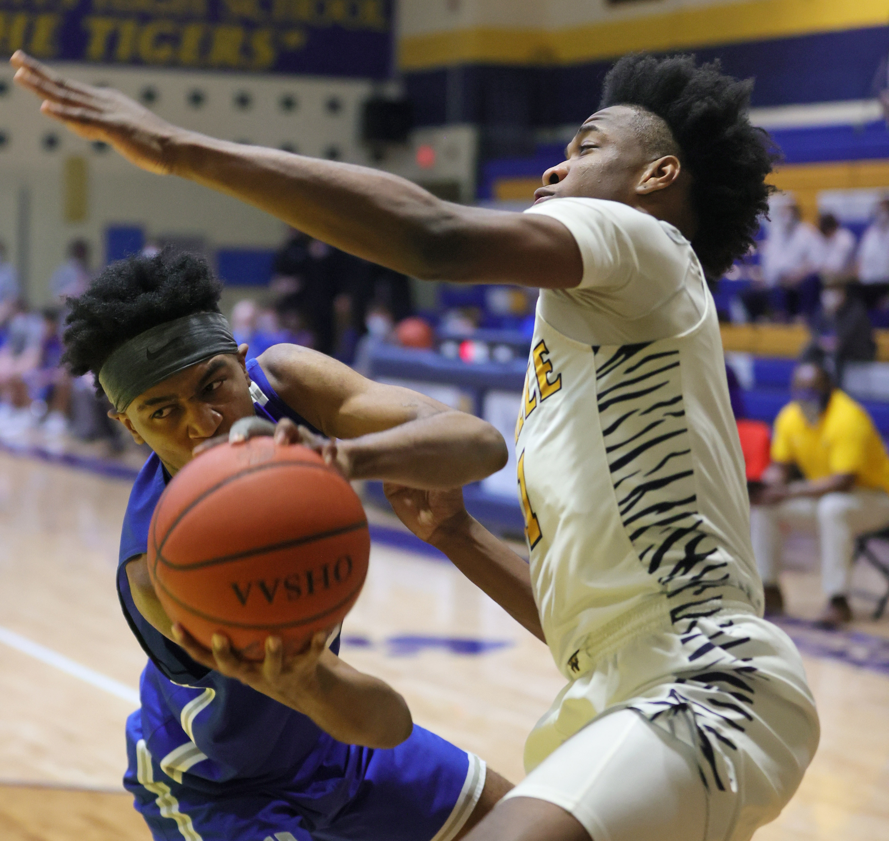Gilmour Academy vs. Warrensville Heights boys basketball playoff, March ...