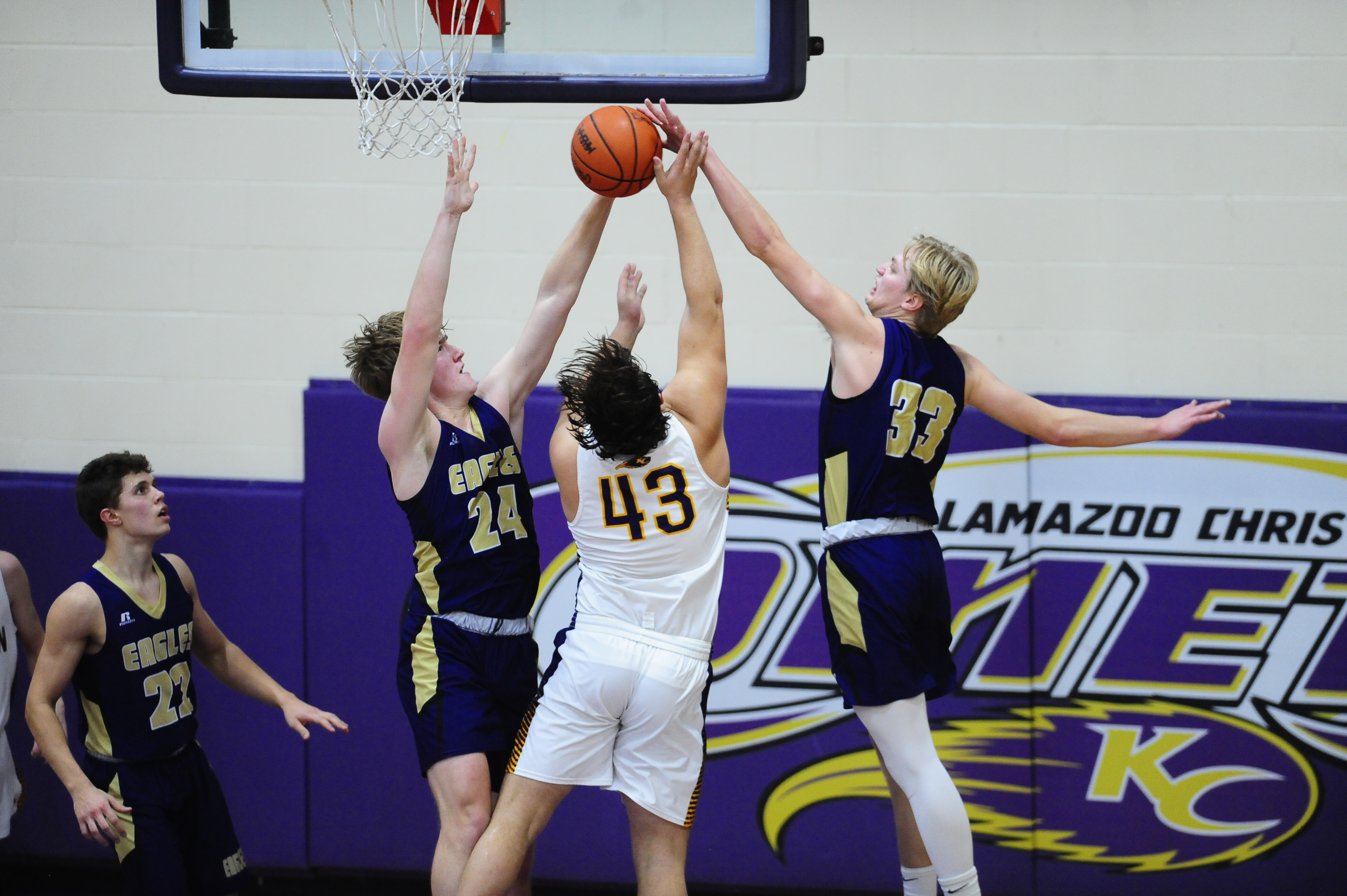 Schoolcraft defeats Kalamazoo Christian, 54-41, in boys basketball ...