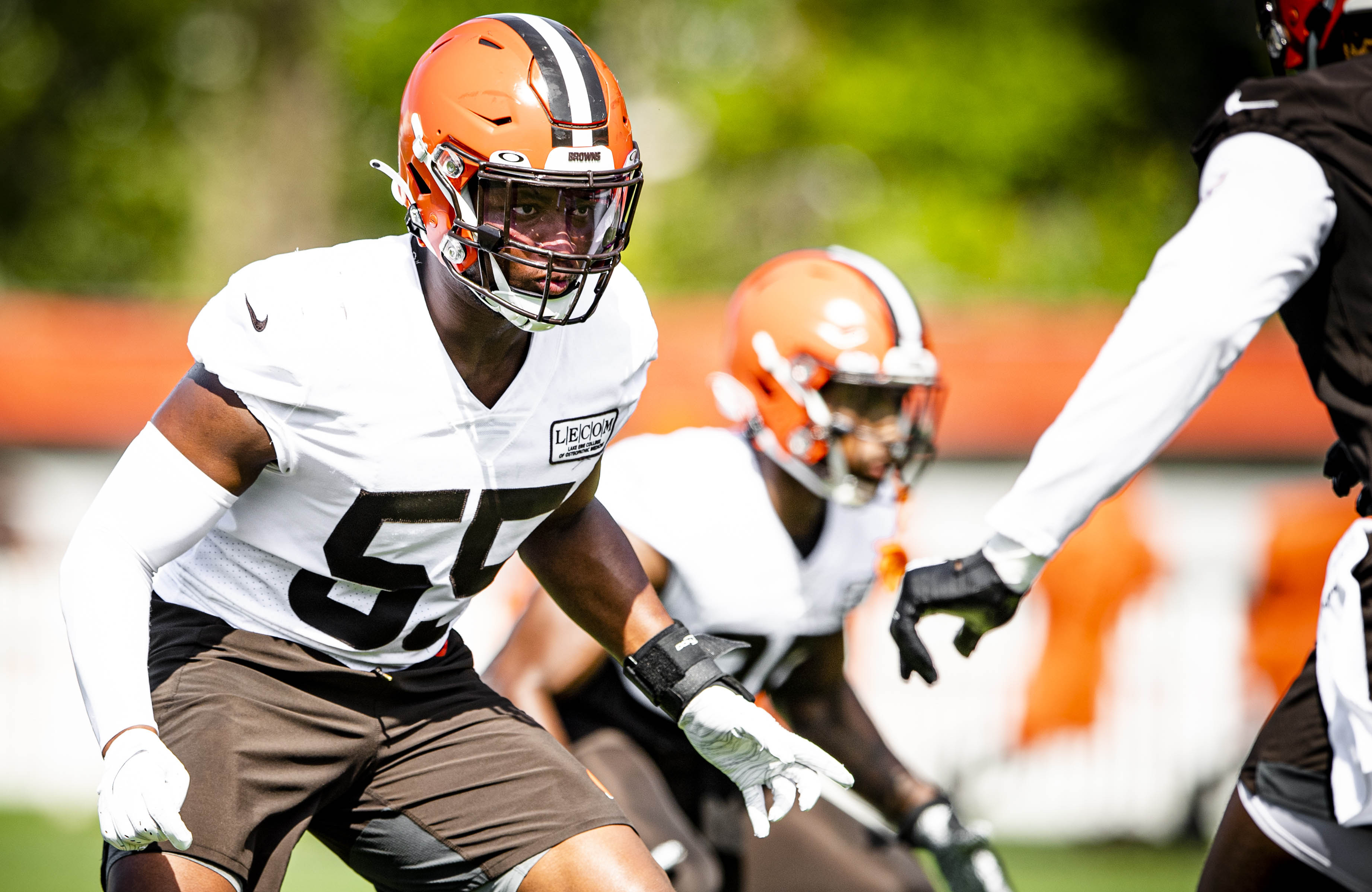 Cleveland Browns linebacker Tae Davis - cleveland.com