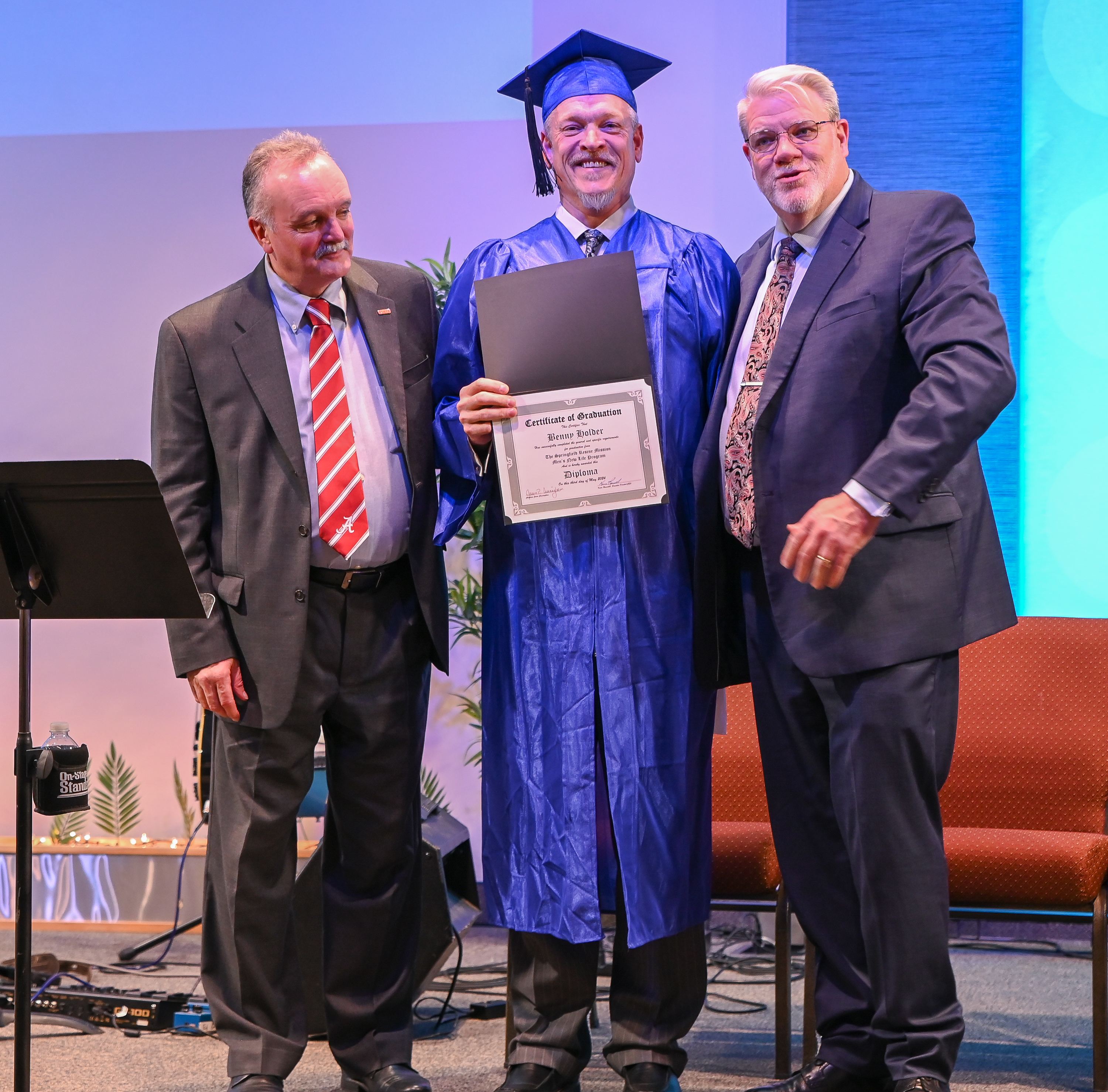 Rehabilitated graduates honored at Springfield Rescue Mission ceremony ...