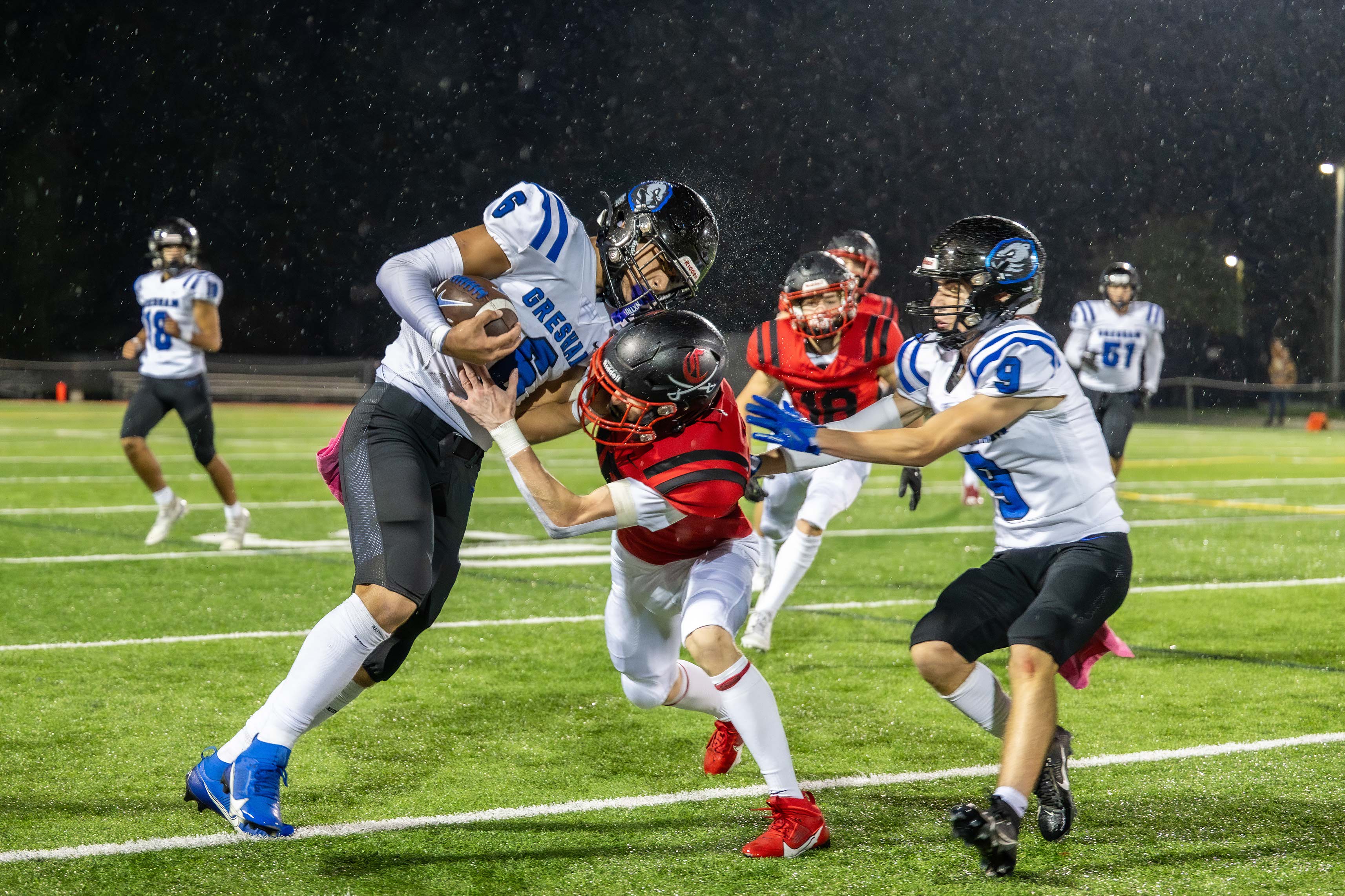 Oregon high school football: Clackamas Cavaliers vs Gresham Gophers ...