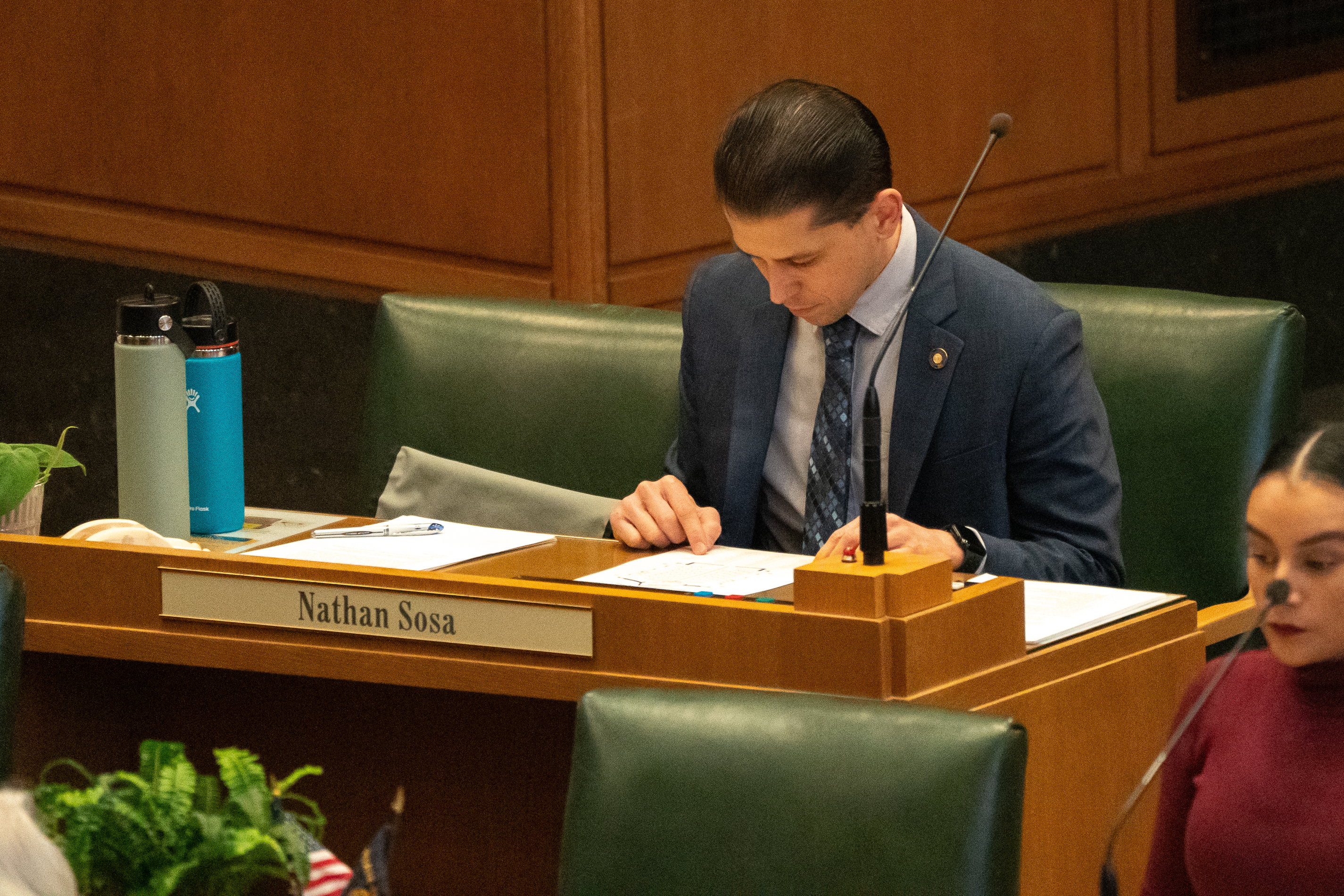 Oregon lawmakers sworn in at Salem Capitol January 2025 - oregonlive.com