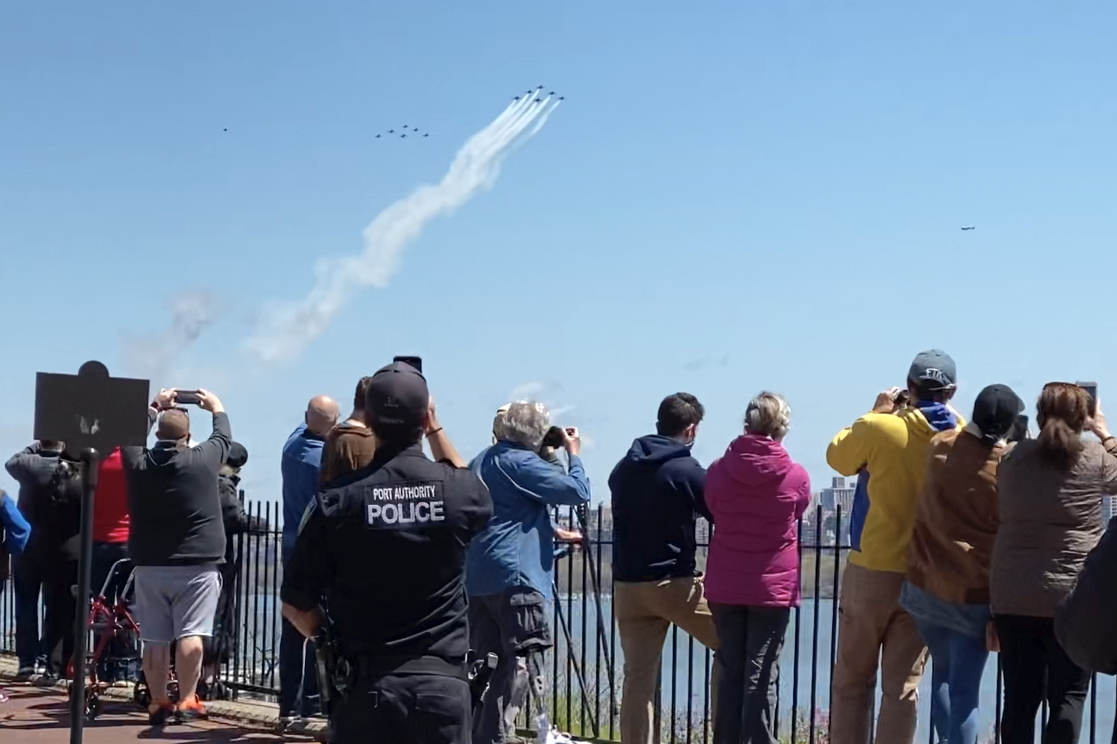 Thunderbirds, Blue Angels fly over NY and NJ to salute coronavirus ...