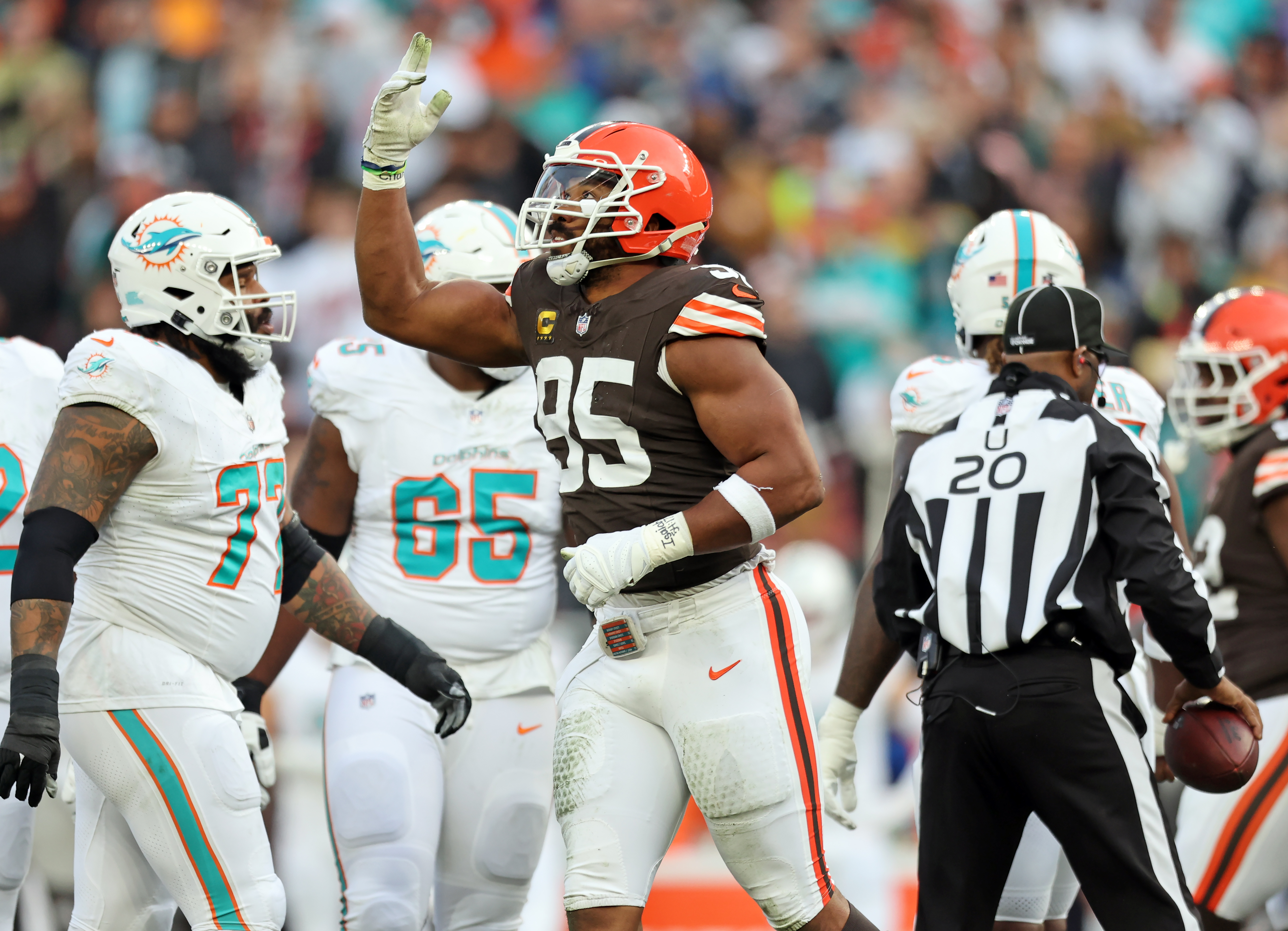 Cleveland Browns defensive end Myles Garrett vs. Miami Dolphins ...