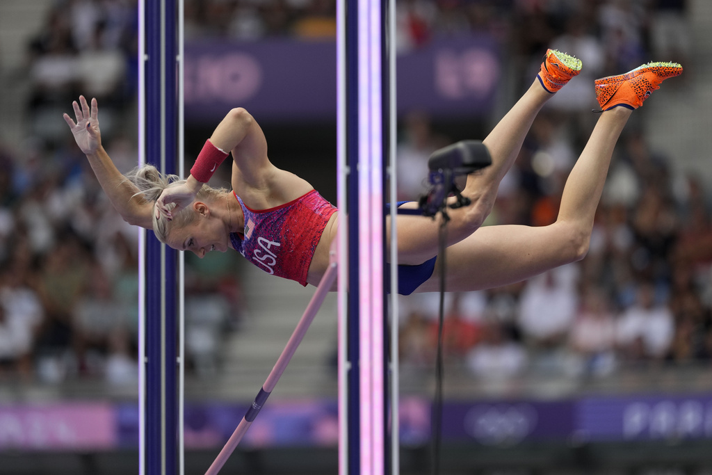 Katie Moon in the pole vault final at Paris Olympics 2024 - cleveland.com